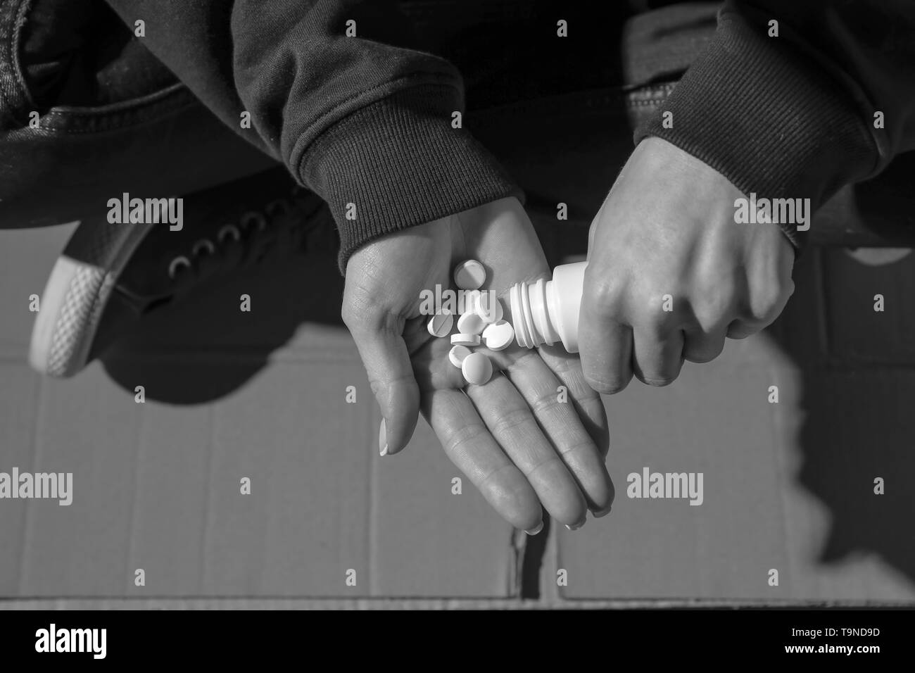 Female junkie taking drugs. Concept of addiction Stock Photo - Alamy