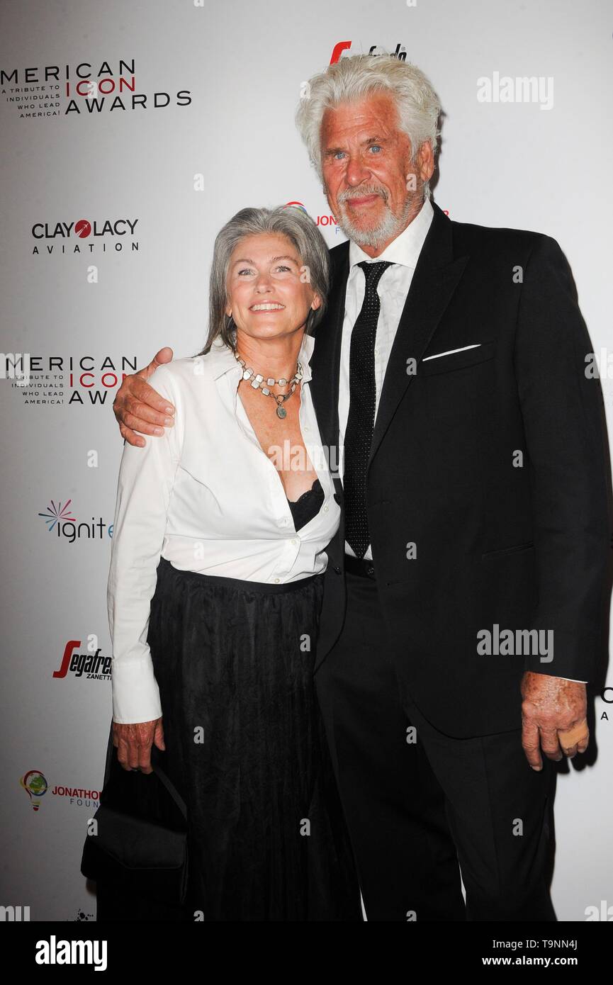 Barry bostwick hi-res stock photography and images - Alamy