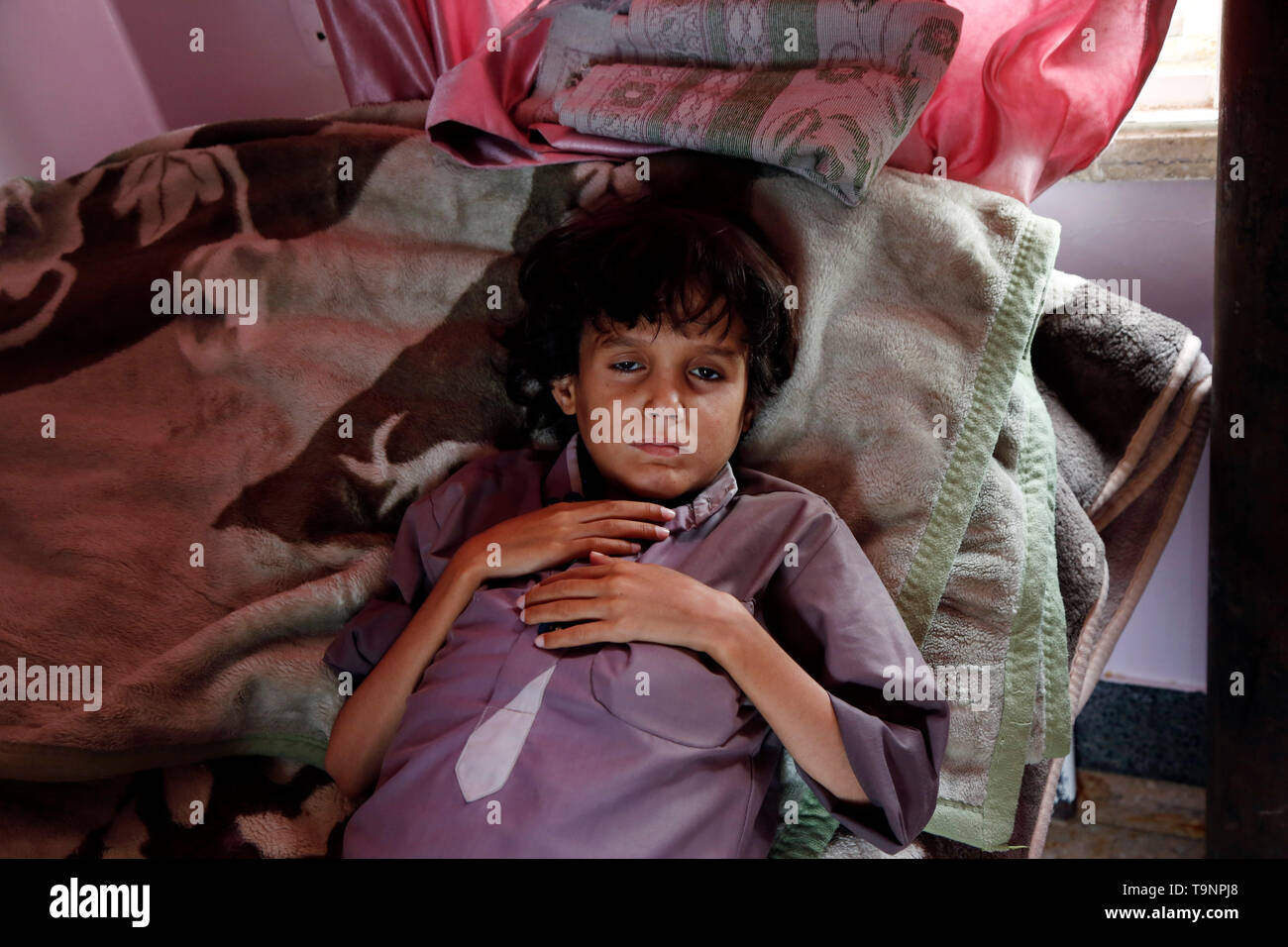 Stunted children hi-res stock photography and images - Alamy