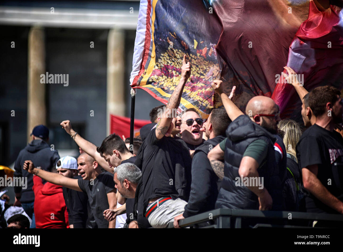 Rome, Sit-in protest of Roman fans under the headquarters of the As ...