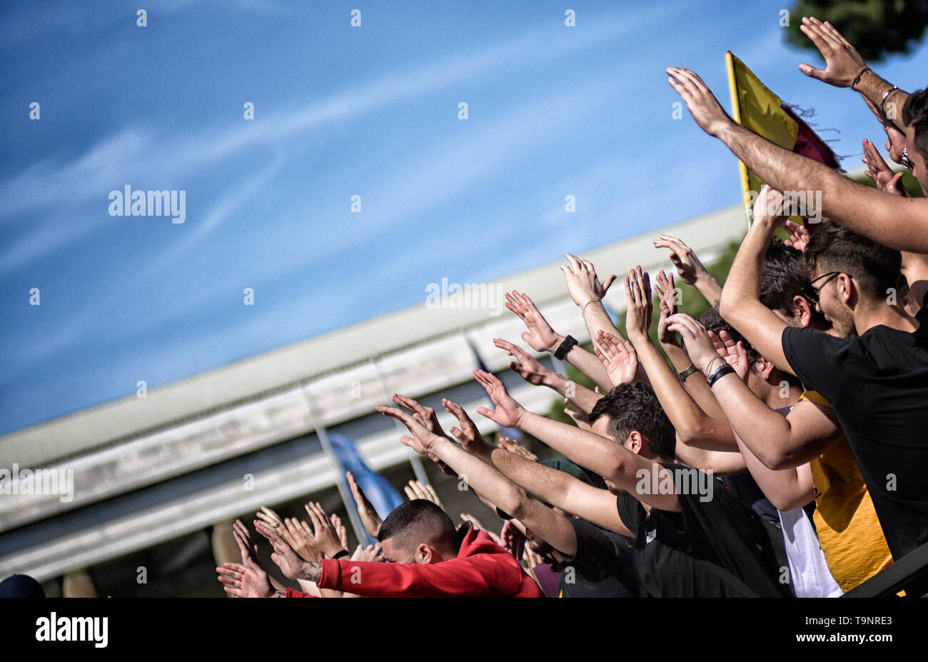 Rome, Sit-in protest of Roman fans under the headquarters of the As ...