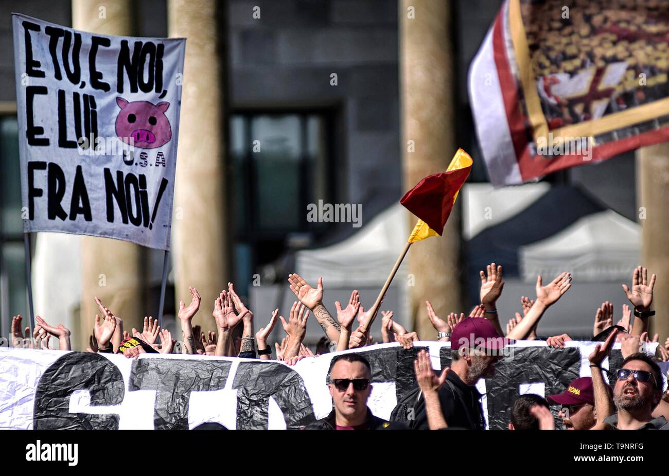 Rome, Sit-in protest of Roman fans under the headquarters of the As ...