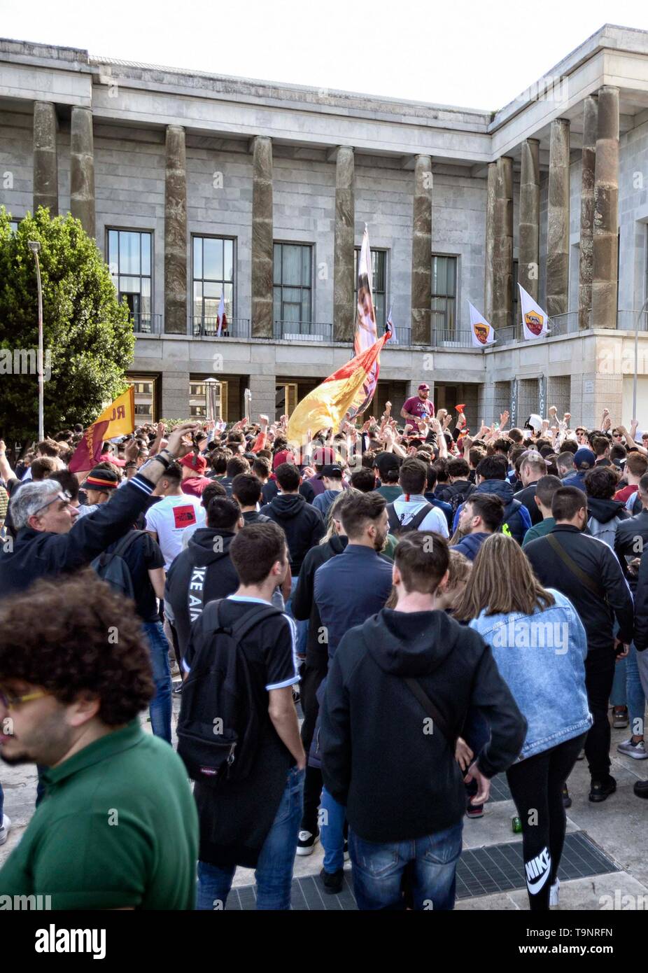 Rome, Sit-in protest of Roman fans under the headquarters of the As ...