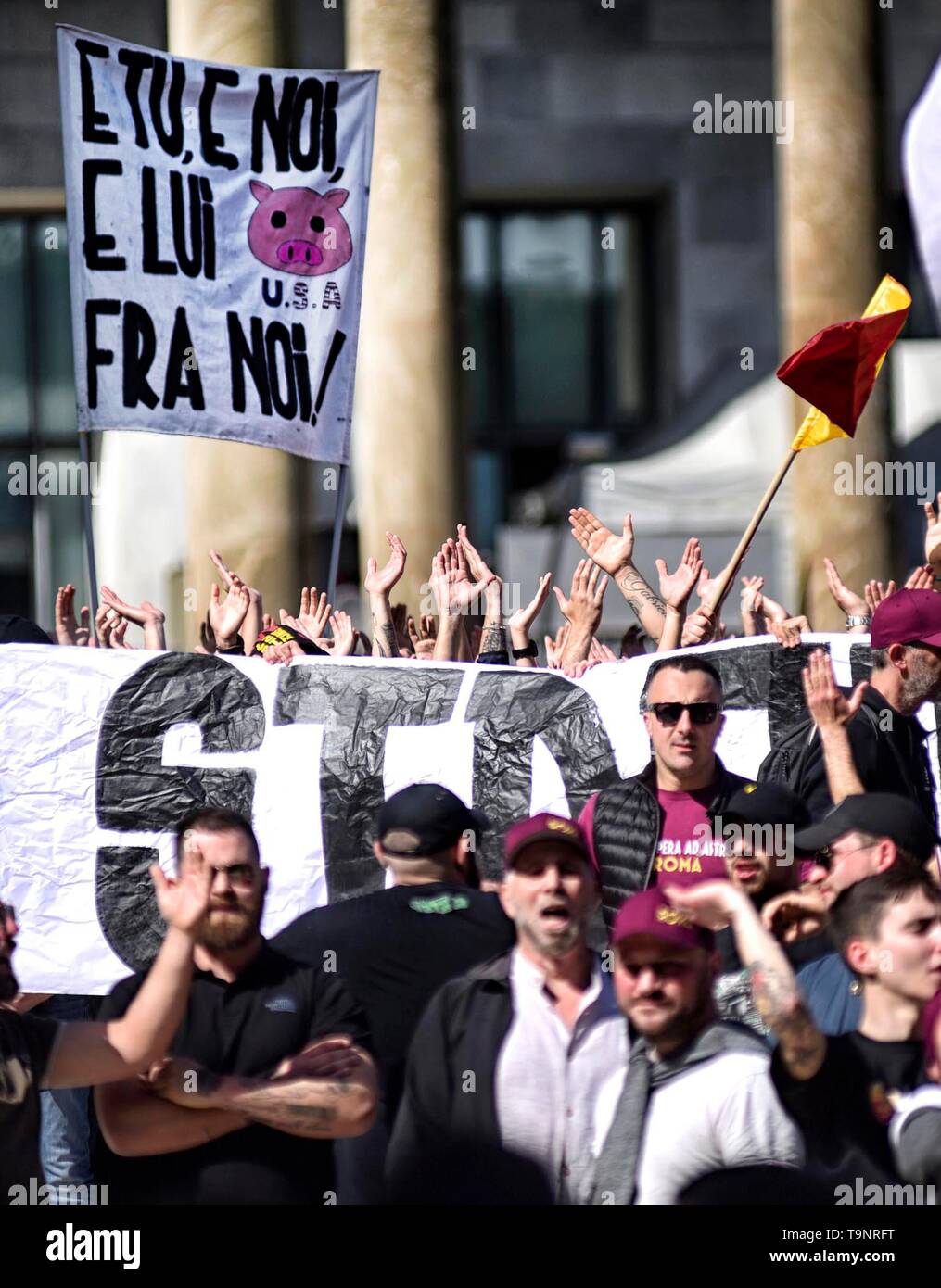 Rome, Sit-in protest of Roman fans under the headquarters of the As ...