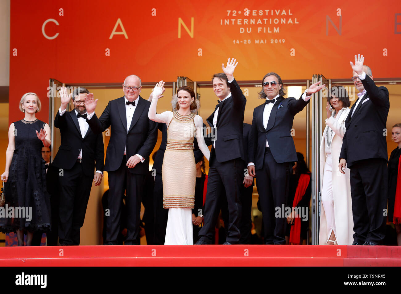 Elisabeth Bentley, Dario Bergesio, Grant Hill, Marcus Loges, Valerie ...