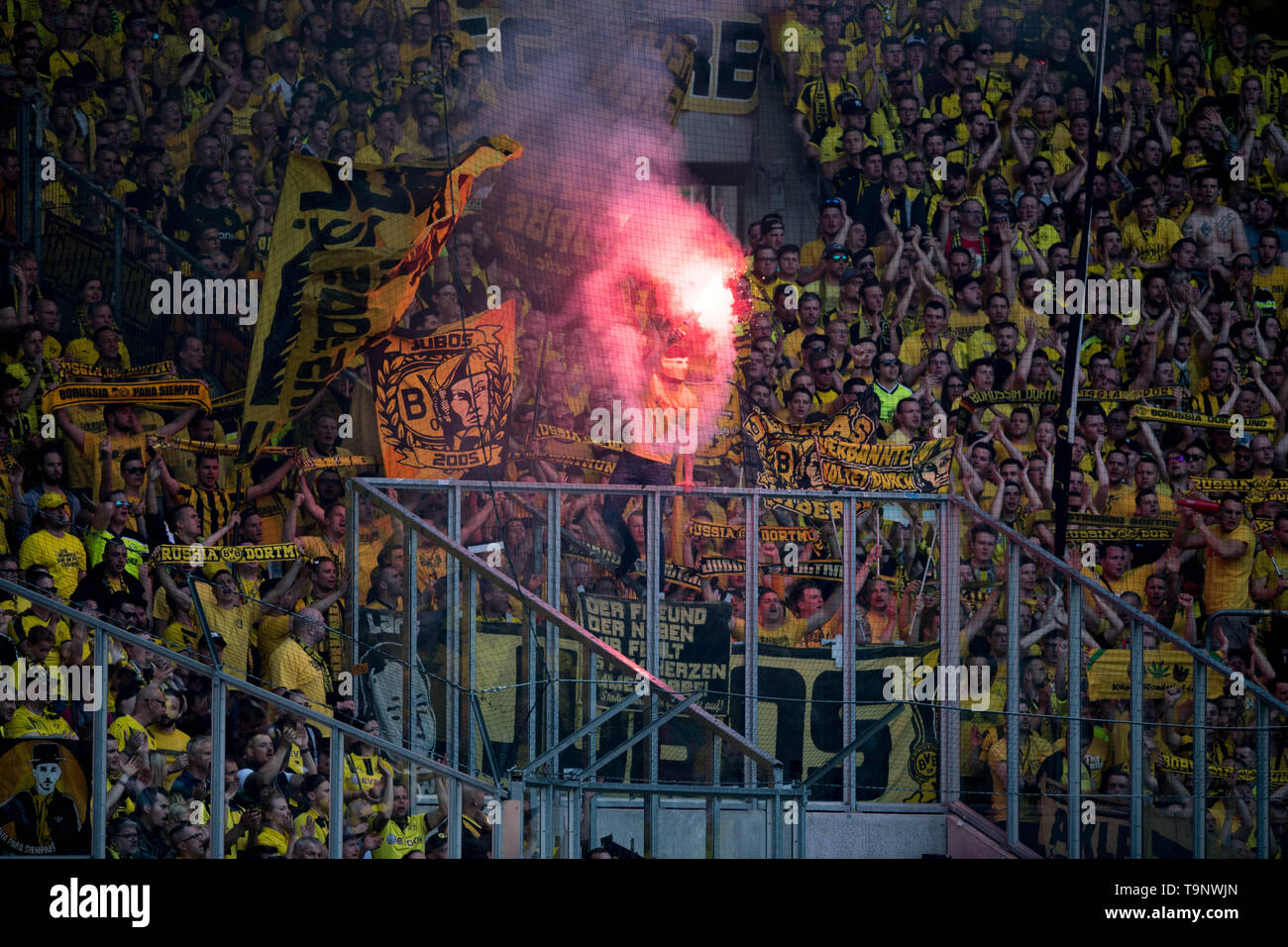 Fan block pyro hi-res stock photography and images - Alamy