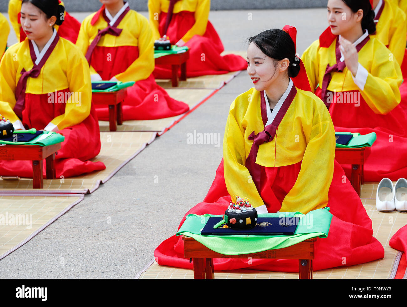 Seoul, South Korea. 20th May, 2019. A group of students wearing ...