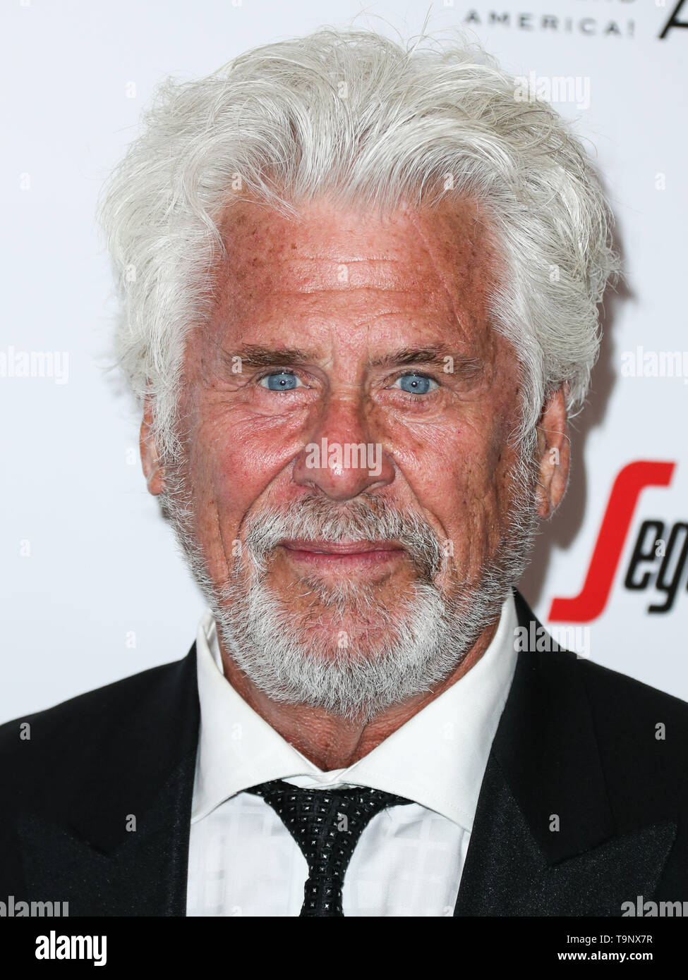 BEVERLY HILLS, LOS ANGELES, CA, USA - MAY 19: Actor Barry Bostwick ...
