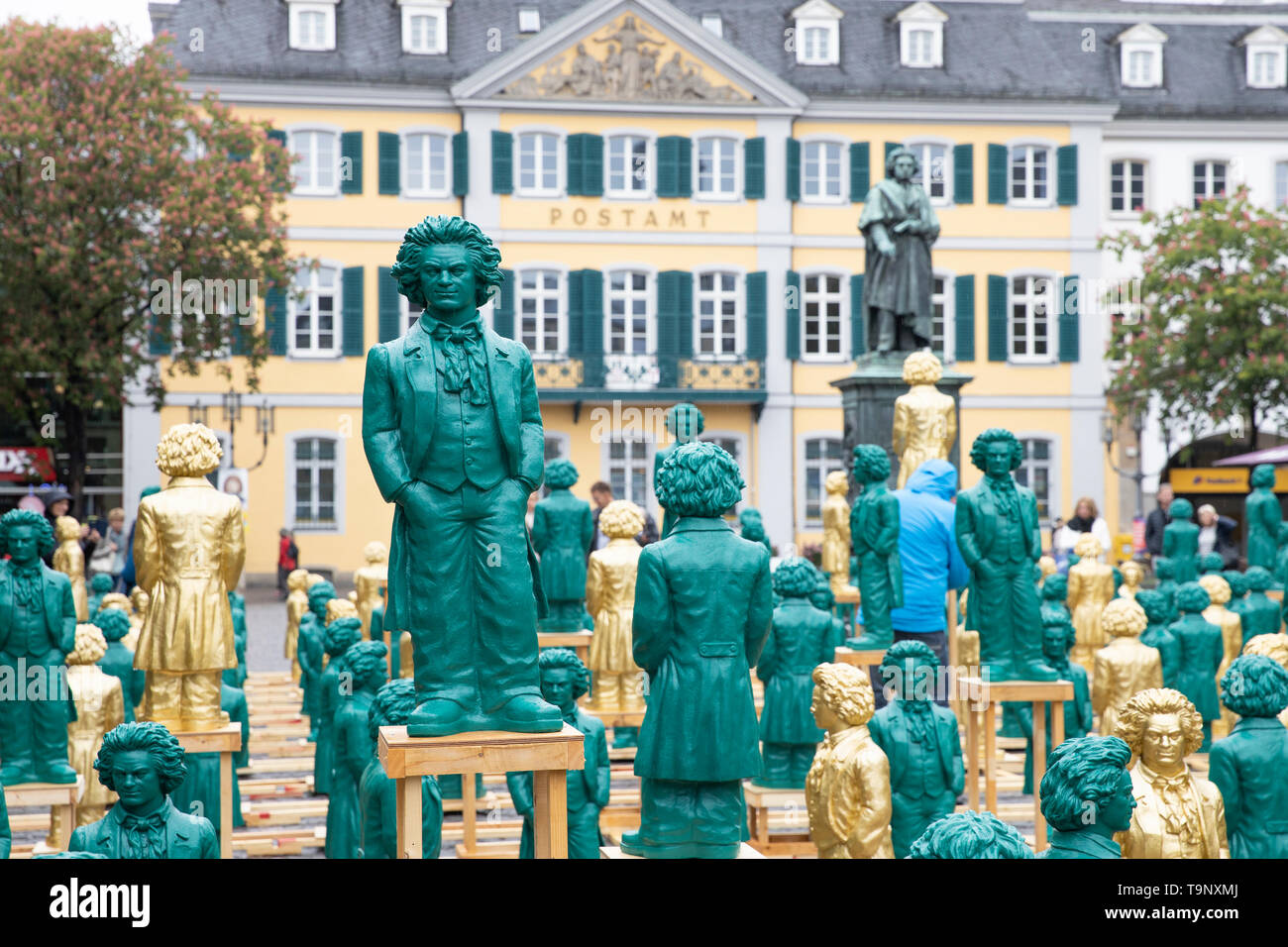 Bonn, Deutschland. 17th May, 2019. 700 Ludwig van Beethoven sculptures ...