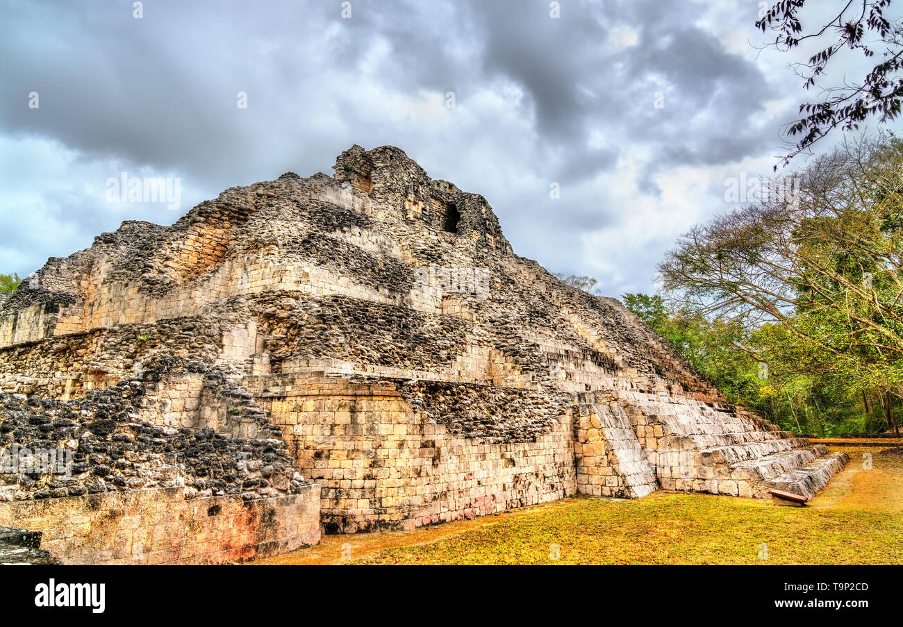 Ancient Mayan ruins at Becan in Mexico Stock Photo - Alamy