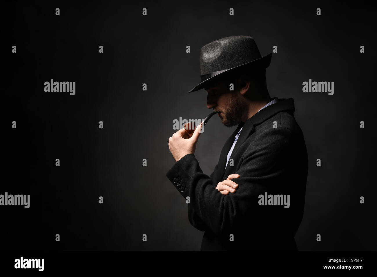 Detective with pipe hi-res stock photography and images - Alamy