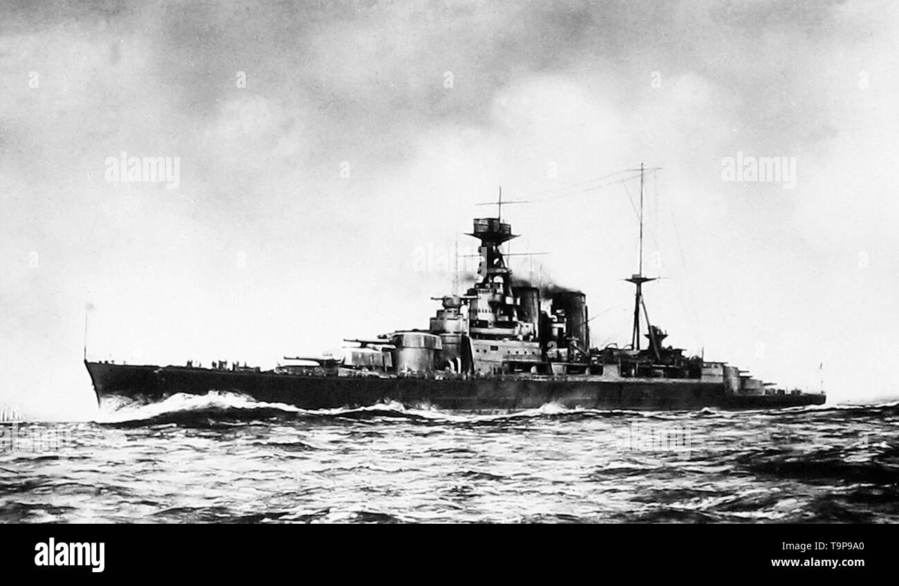 Royal navy hms hood Black and White Stock Photos & Images - Alamy