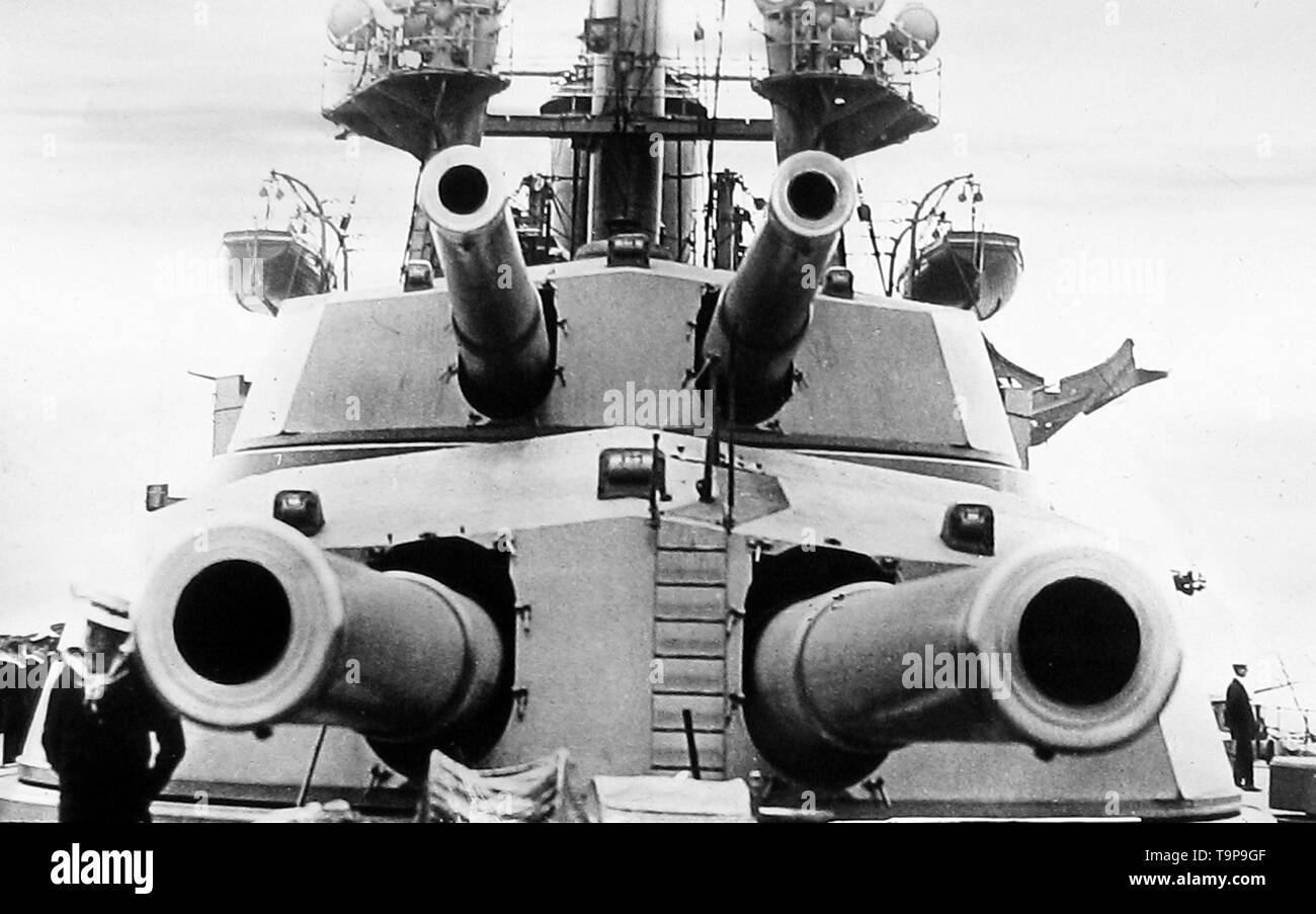 Royal navy battleship hi-res stock photography and images - Alamy