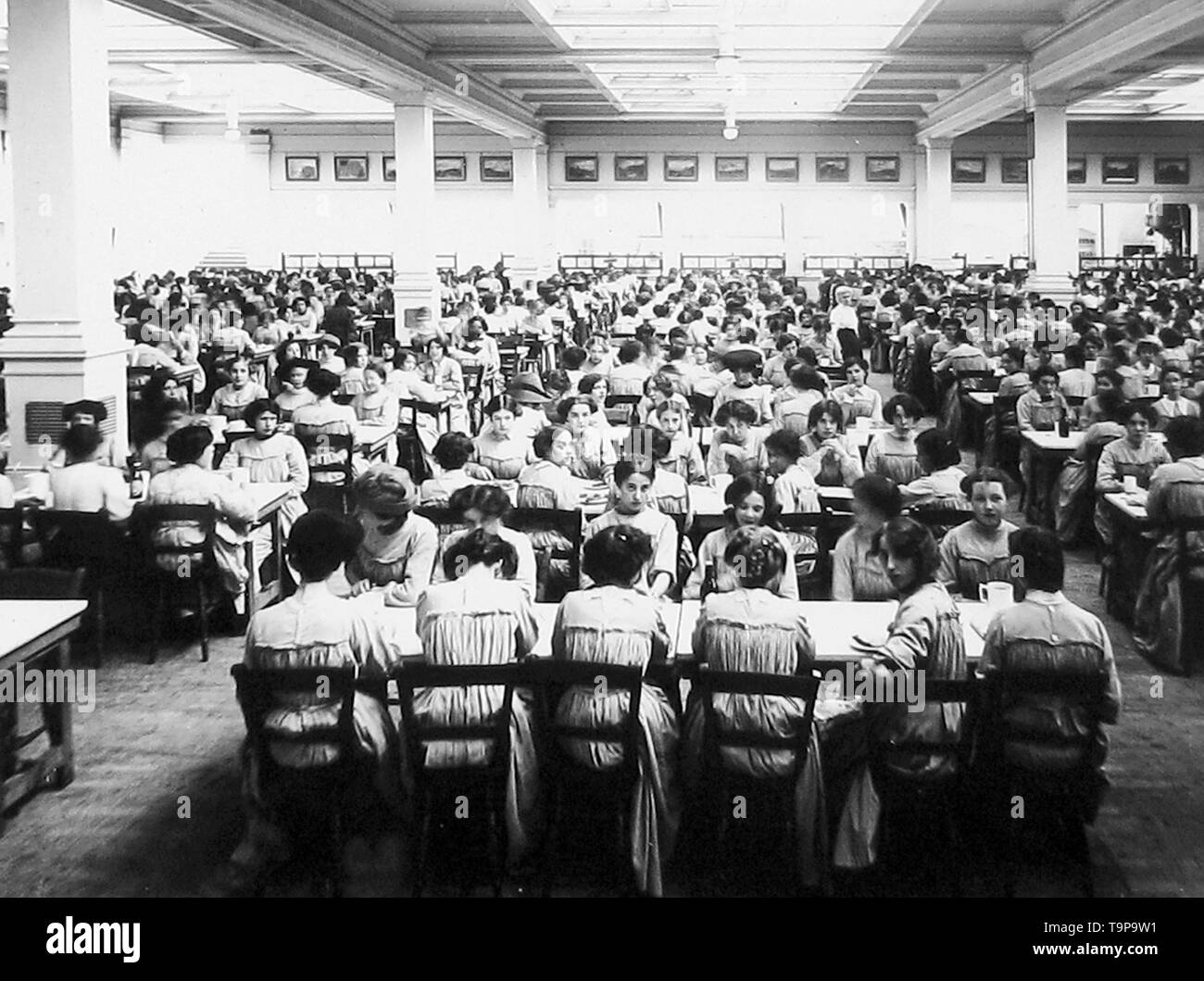 Girls dining room, Port Sunlight soap factory, Wirral Stock Photo - Alamy