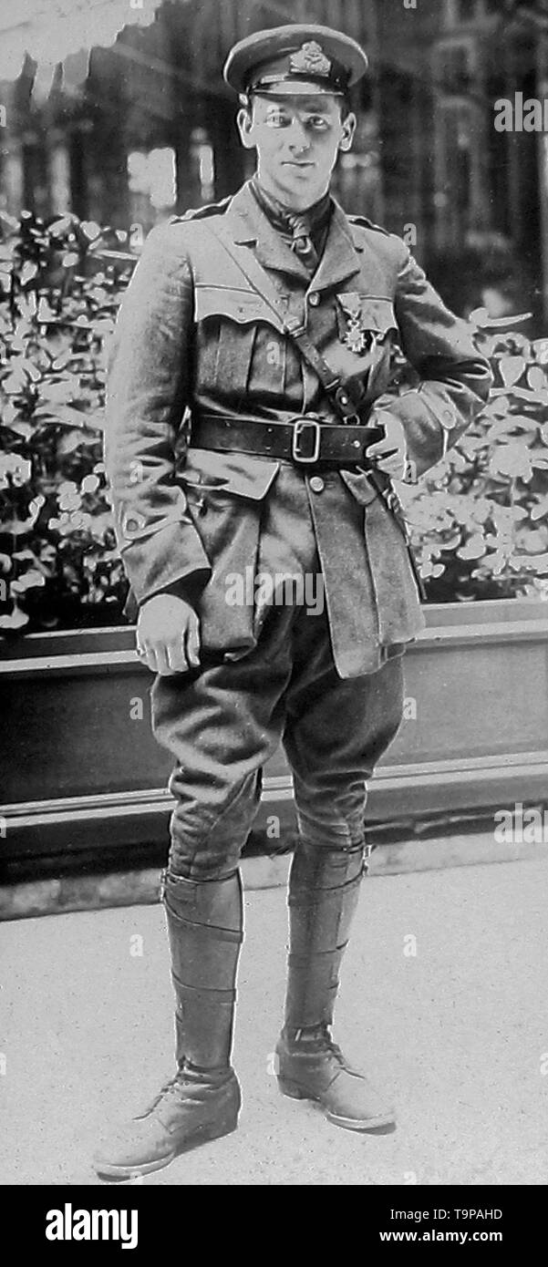 Flight lieutenant hi-res stock photography and images - Alamy