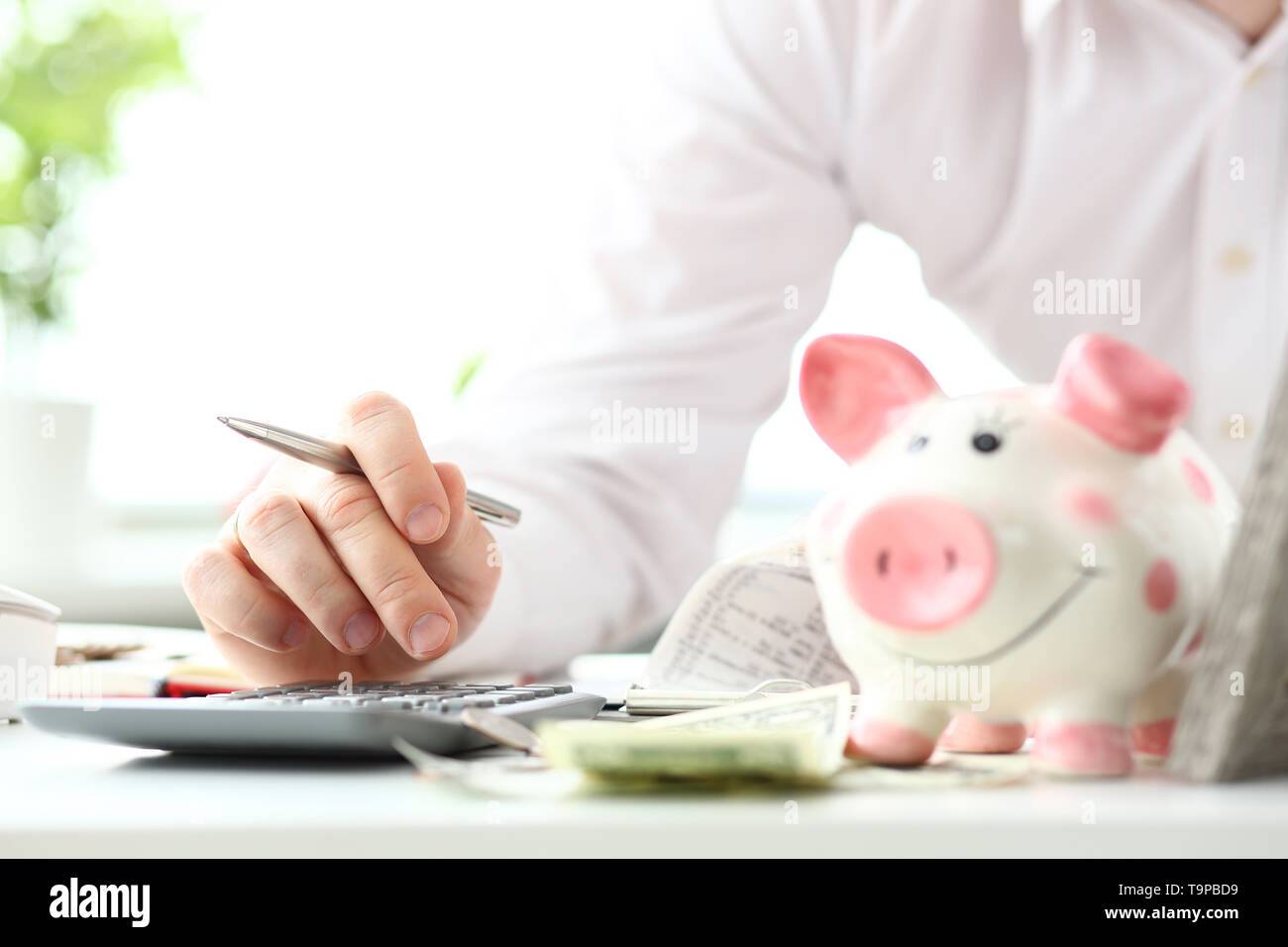Counting pen hi-res stock photography and images - Alamy