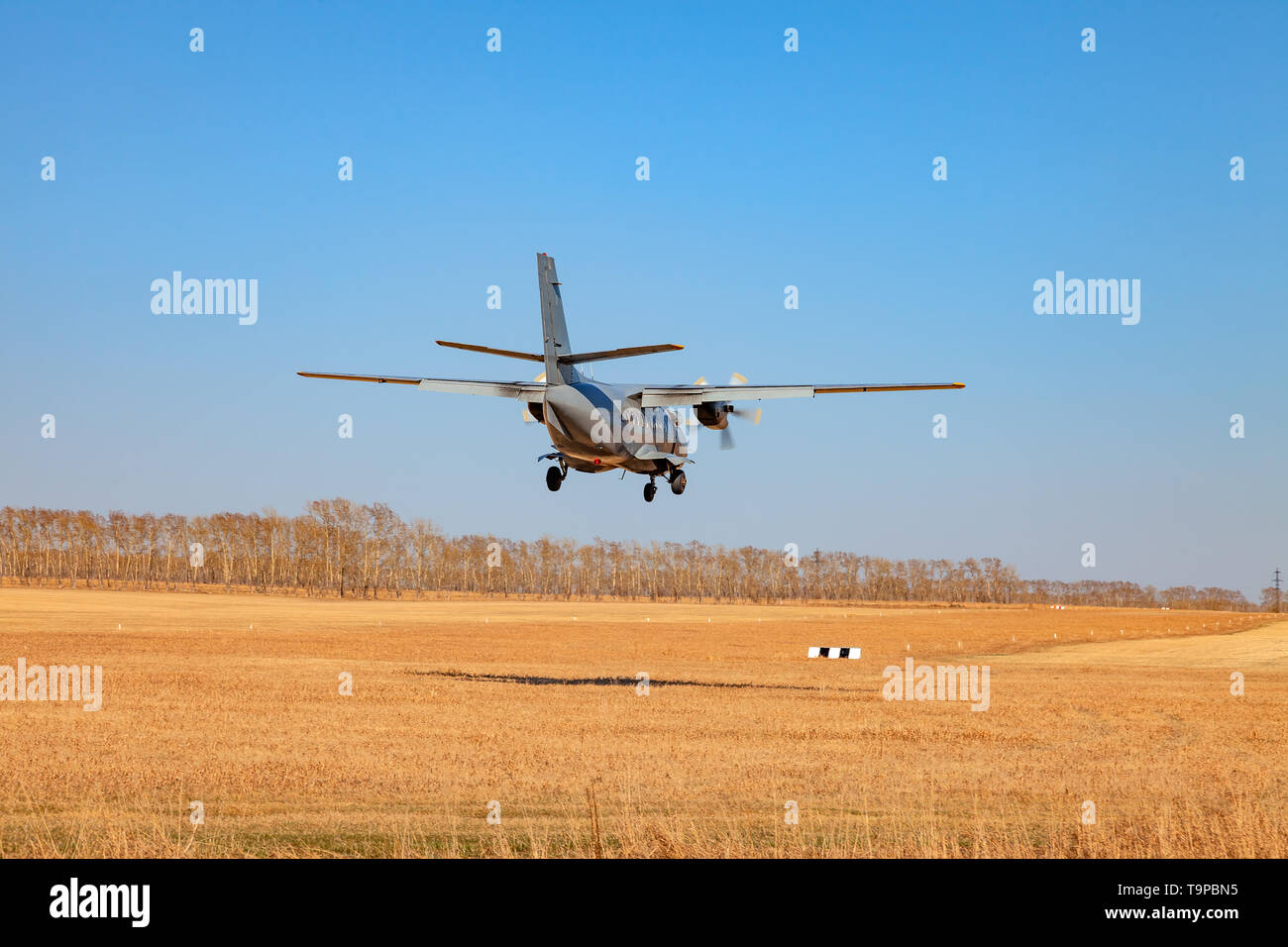 Aircraft Landing Strip Stock Photos & Aircraft Landing Strip Stock ...