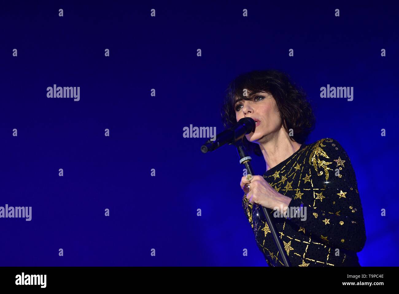 Napoli, Italy. 19th May, 2019. The Italian famous singer Giorgia ...