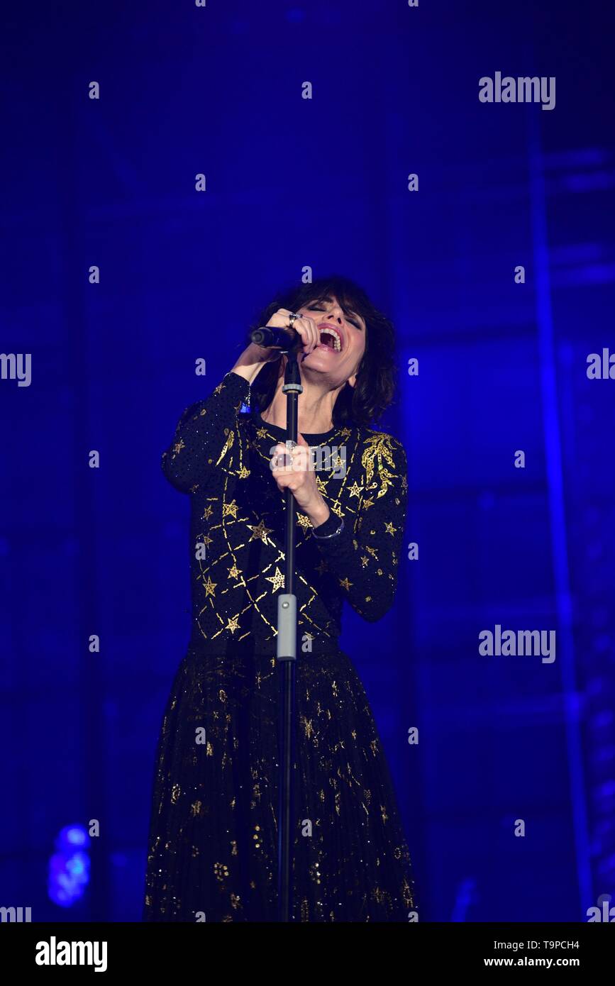 Napoli, Italy. 19th May, 2019. The Italian famous singer Giorgia ...