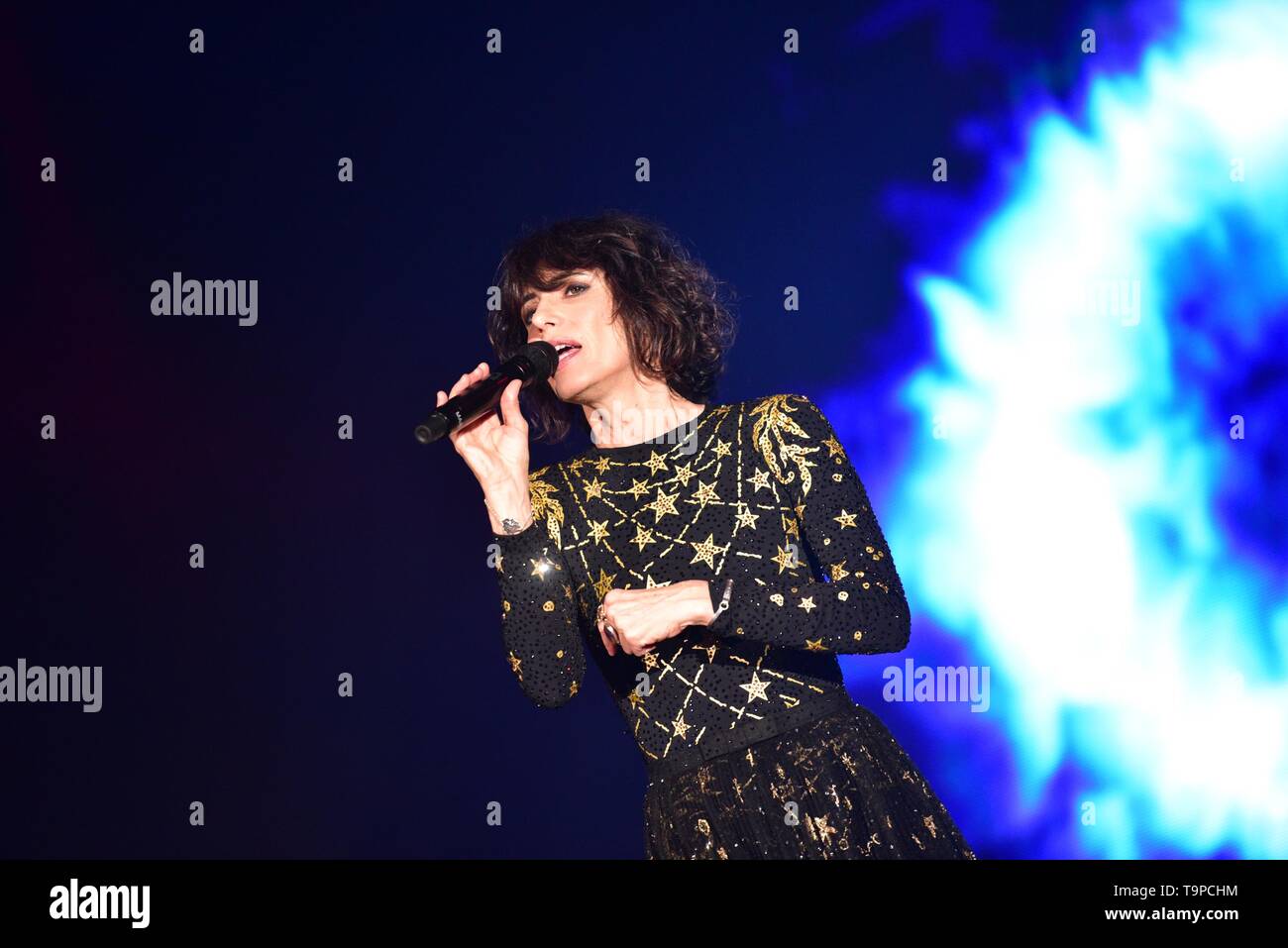 Napoli, Italy. 19th May, 2019. The Italian famous singer Giorgia ...