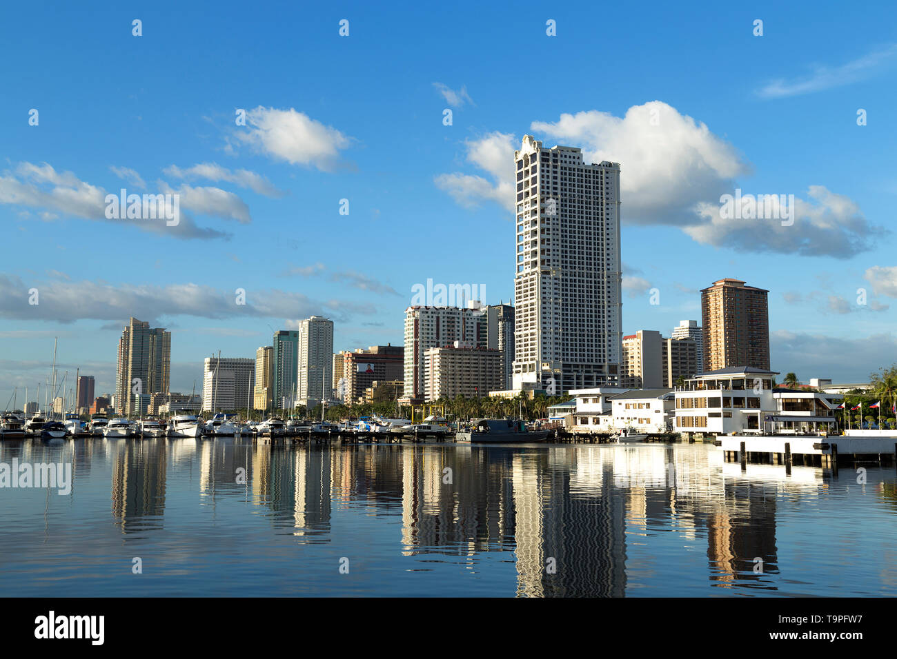 Manila philippines modern architecture hi-res stock photography and images - Alamy