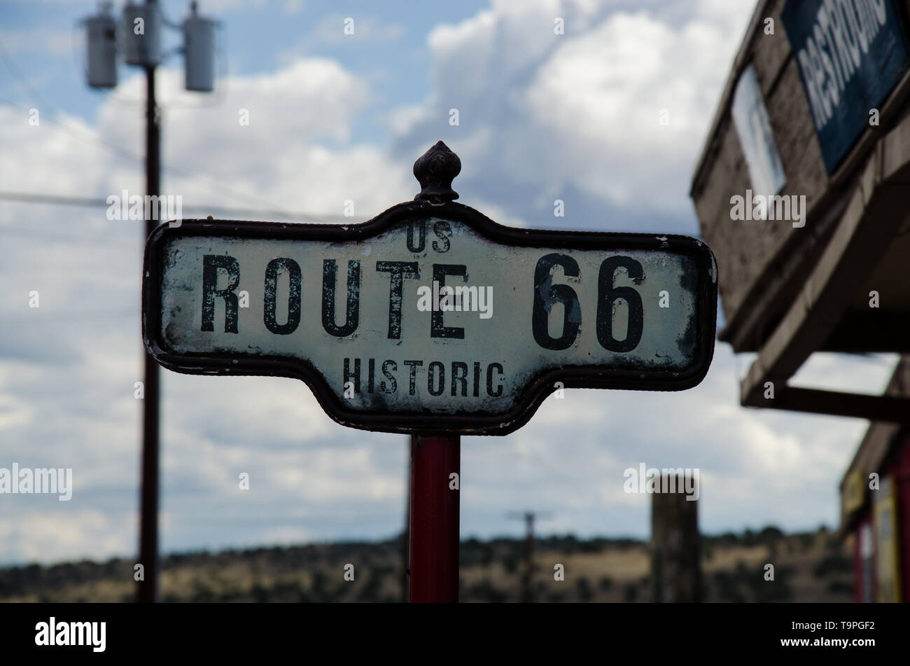 Route 66 sign arrow hi-res stock photography and images - Alamy