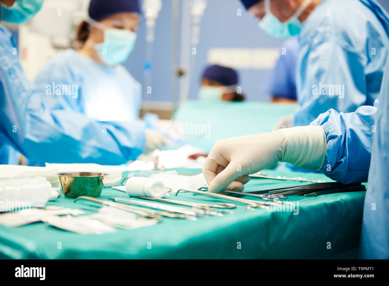 Patient on operating table hi-res stock photography and images - Alamy