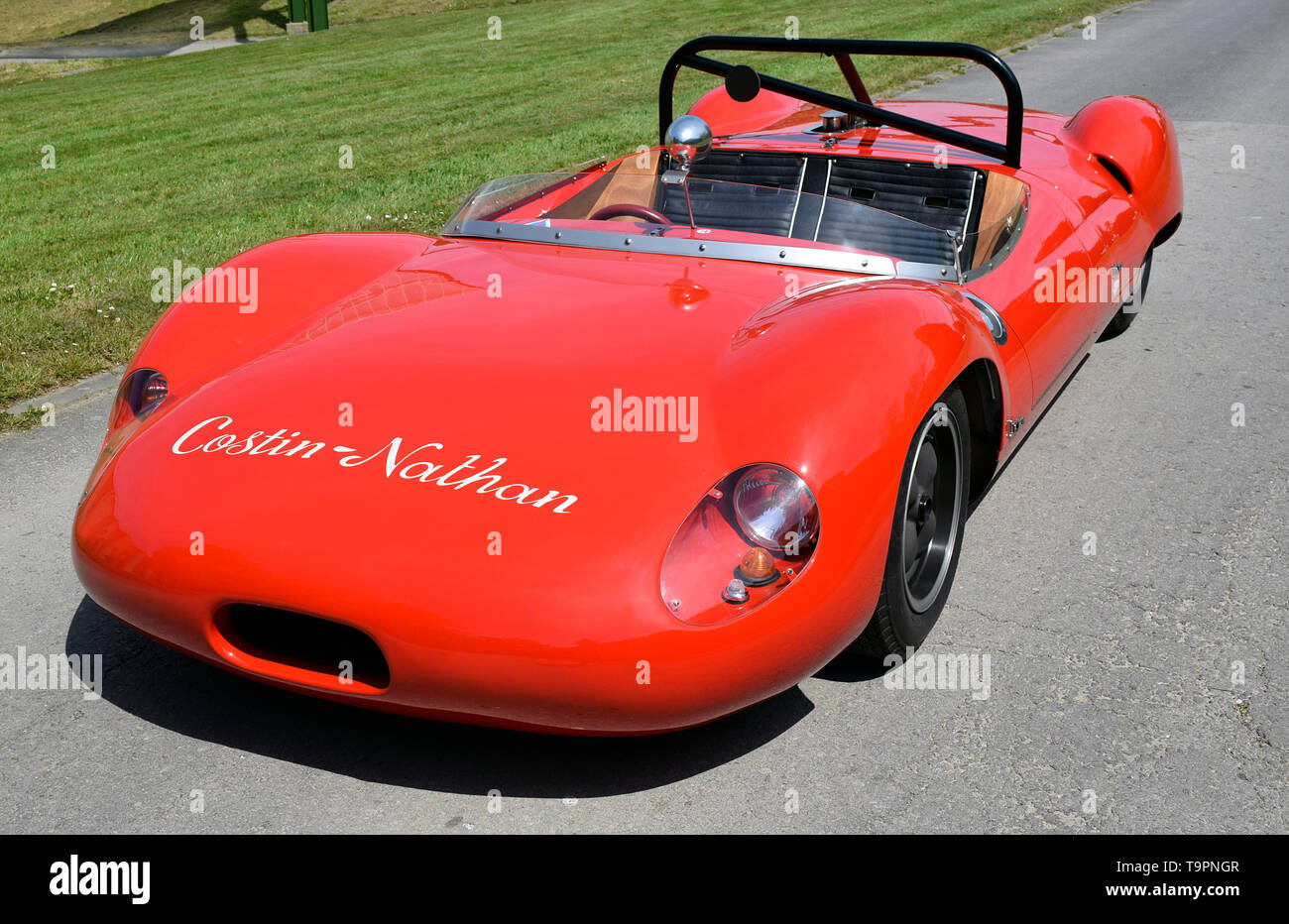Sports prototype racing car hi-res stock photography and images - Alamy