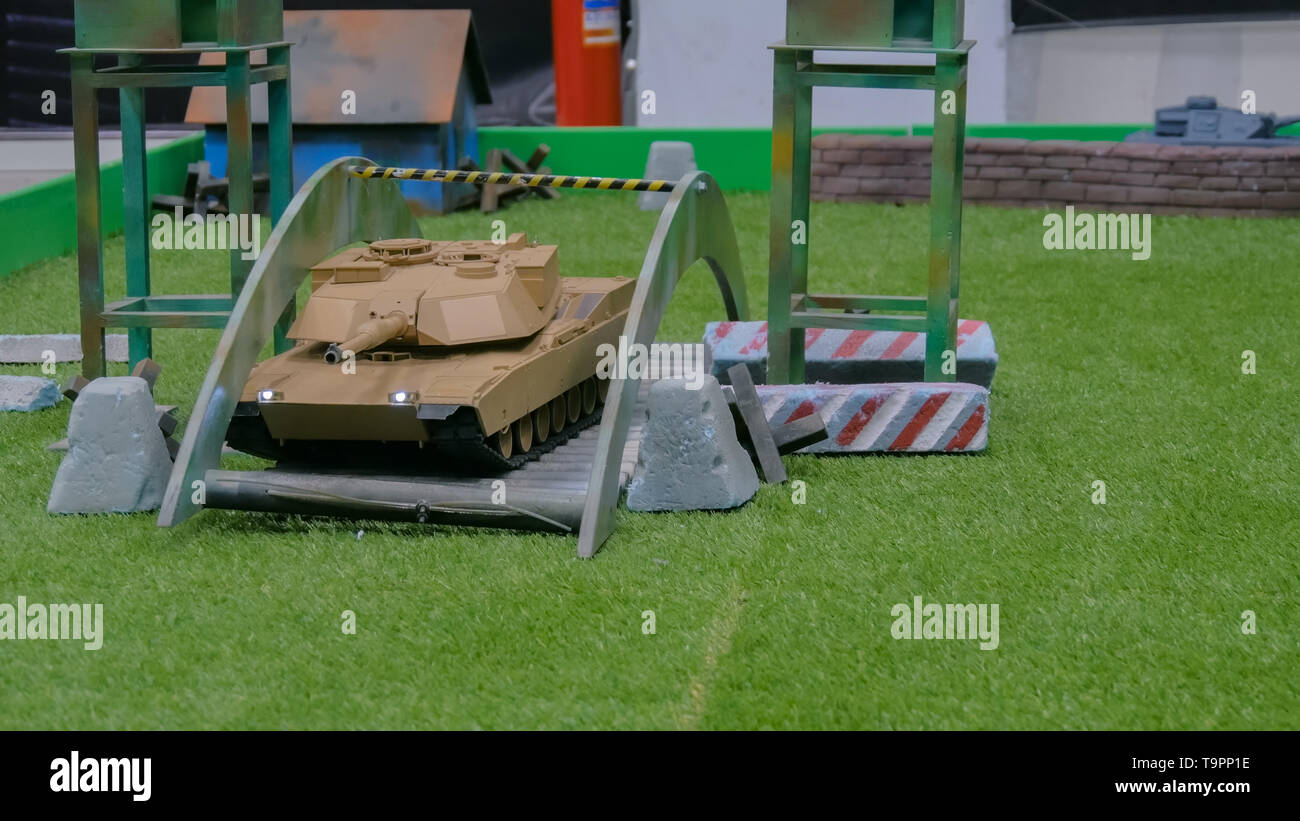 Radio controlled tank hi-res stock photography and images - Alamy