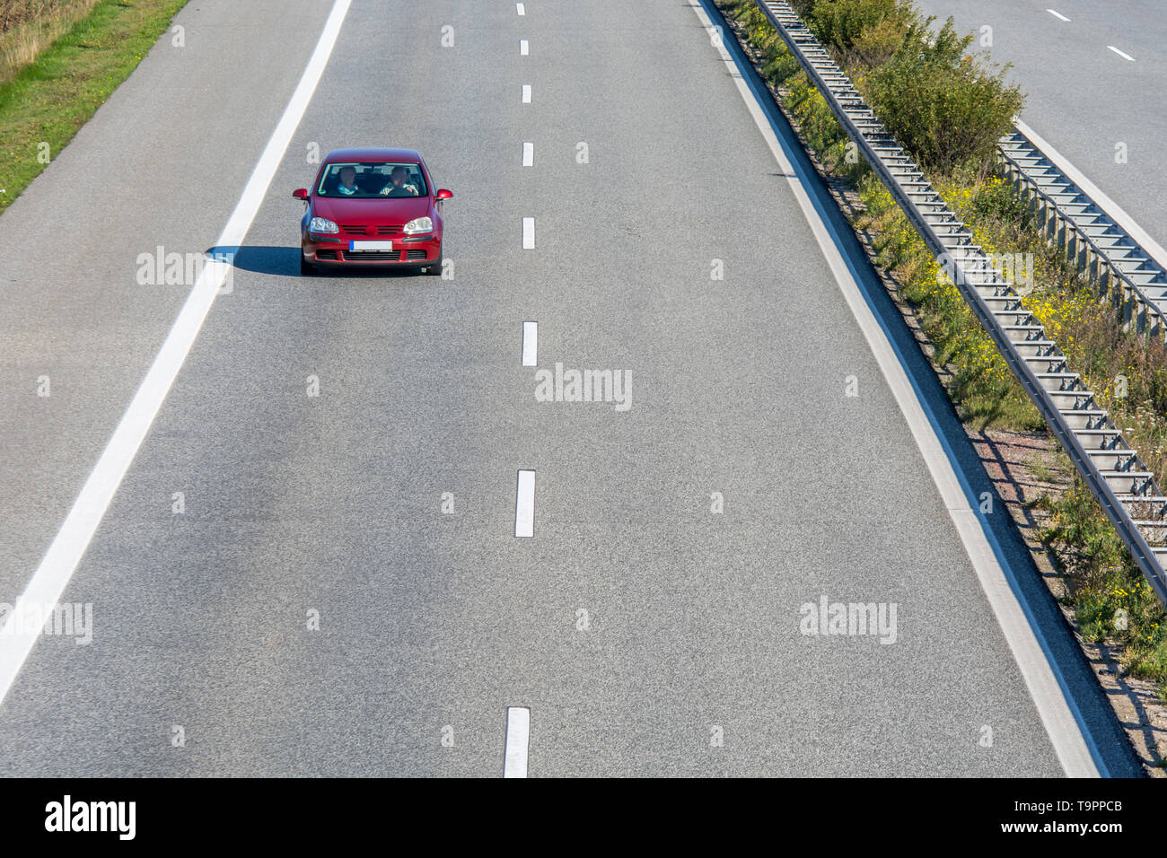 Side of the freeway road hi-res stock photography and images - Alamy