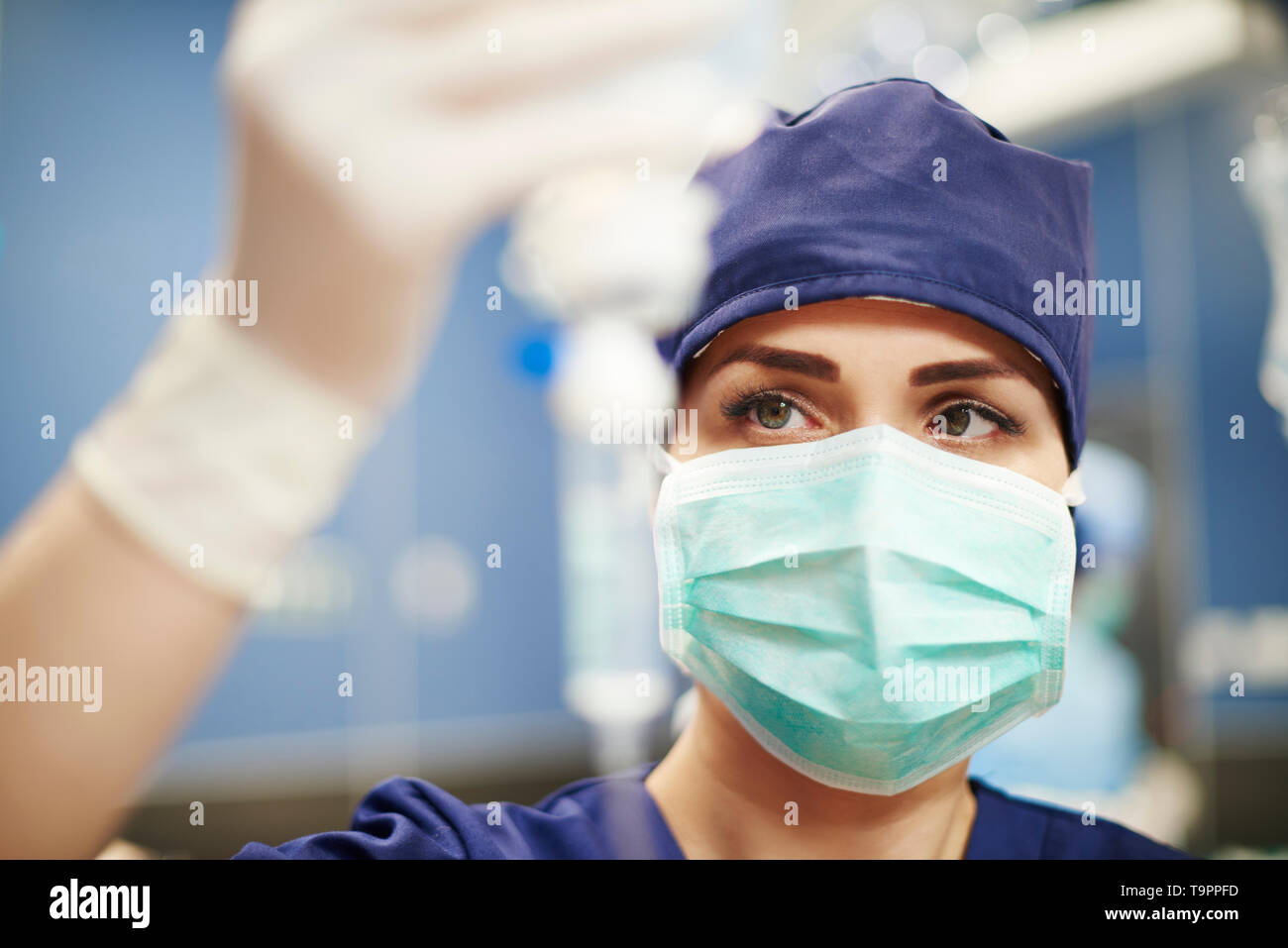 Anesthesiologist hi-res stock photography and images - Alamy