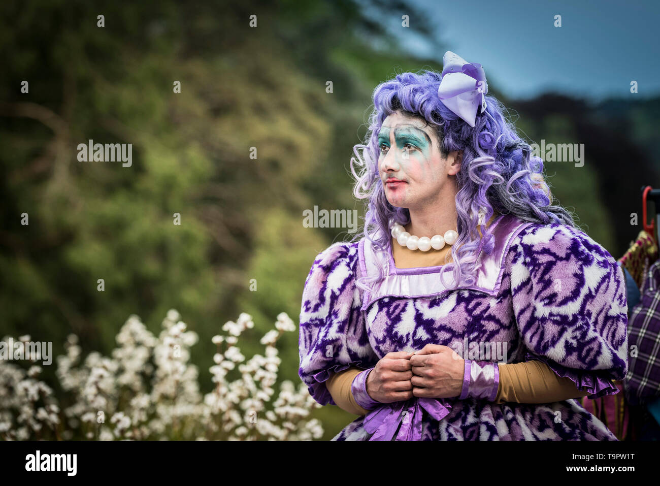 Panto dames hi-res stock photography and images - Alamy