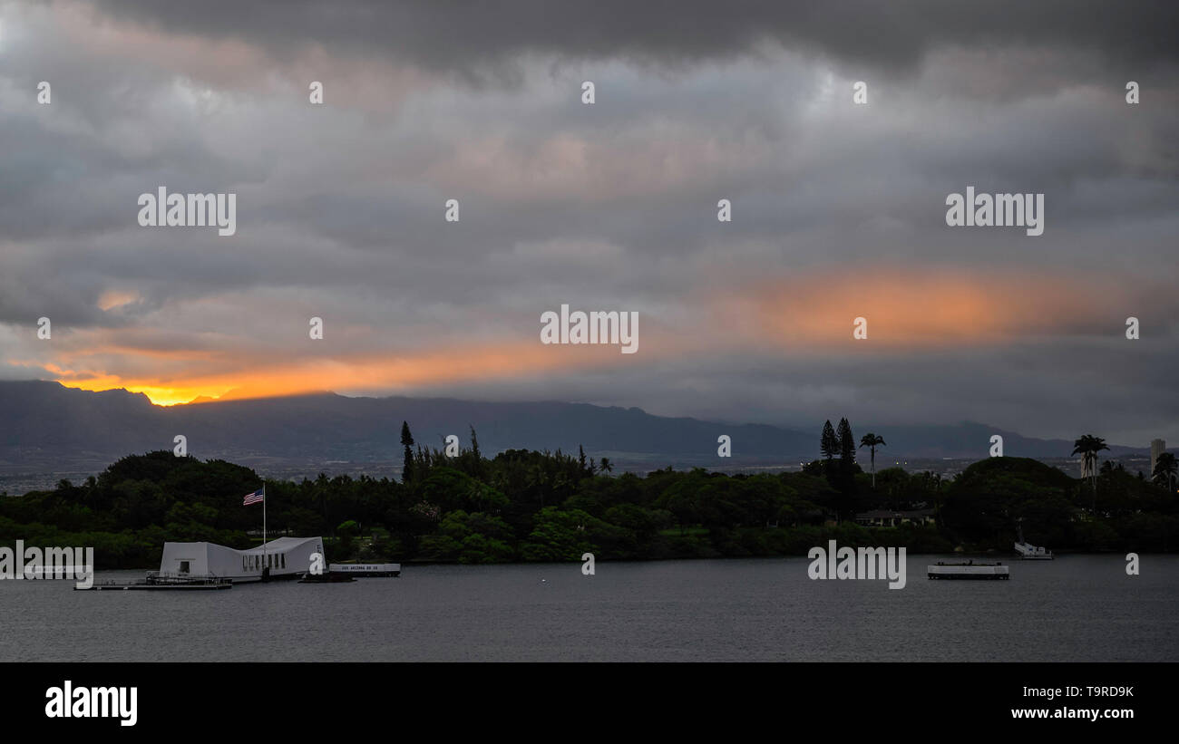 Pearl harbor colors hi-res stock photography and images - Alamy