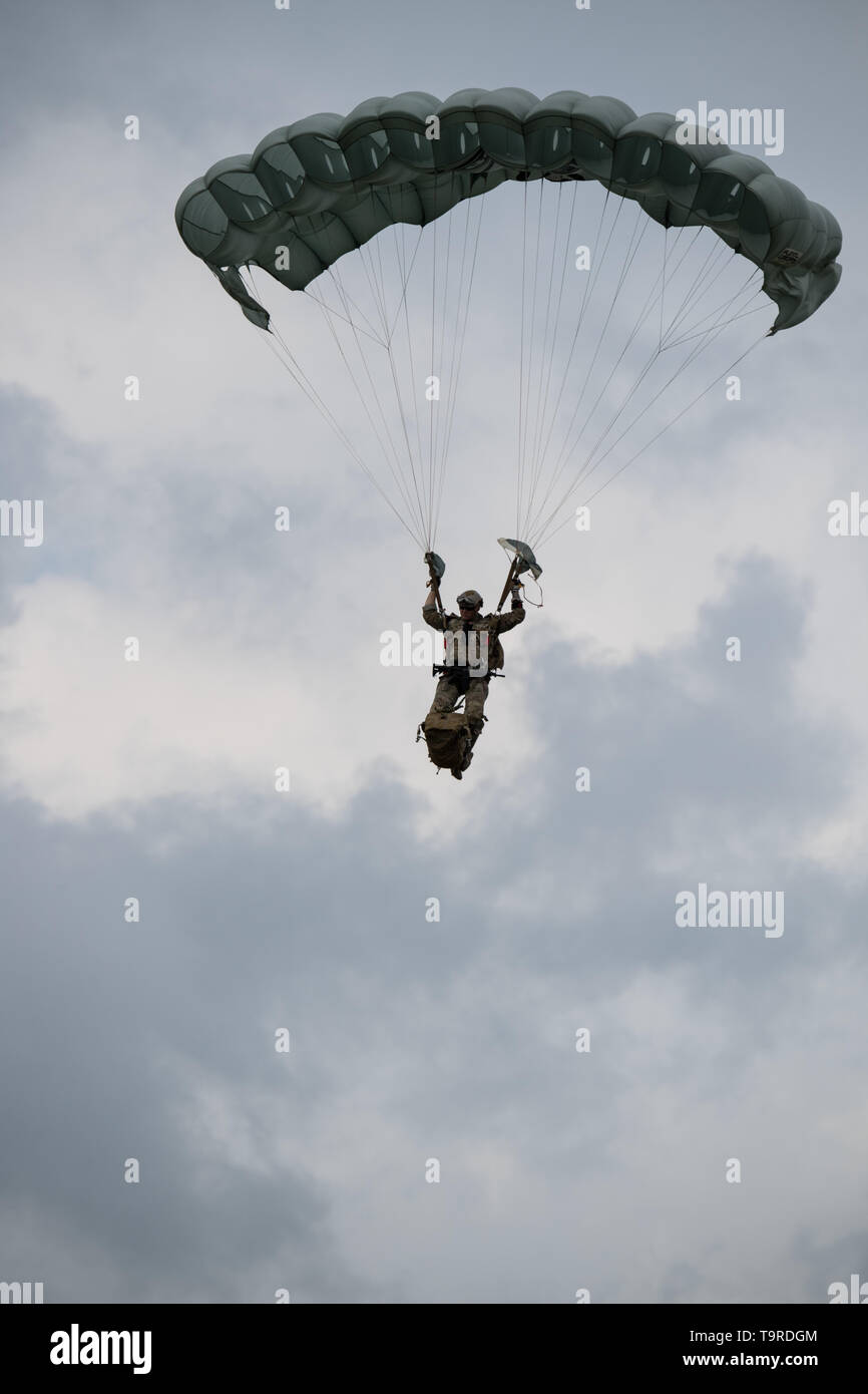 A Soldier, from the U.S. Army Special Operations Command Black Daggers ...