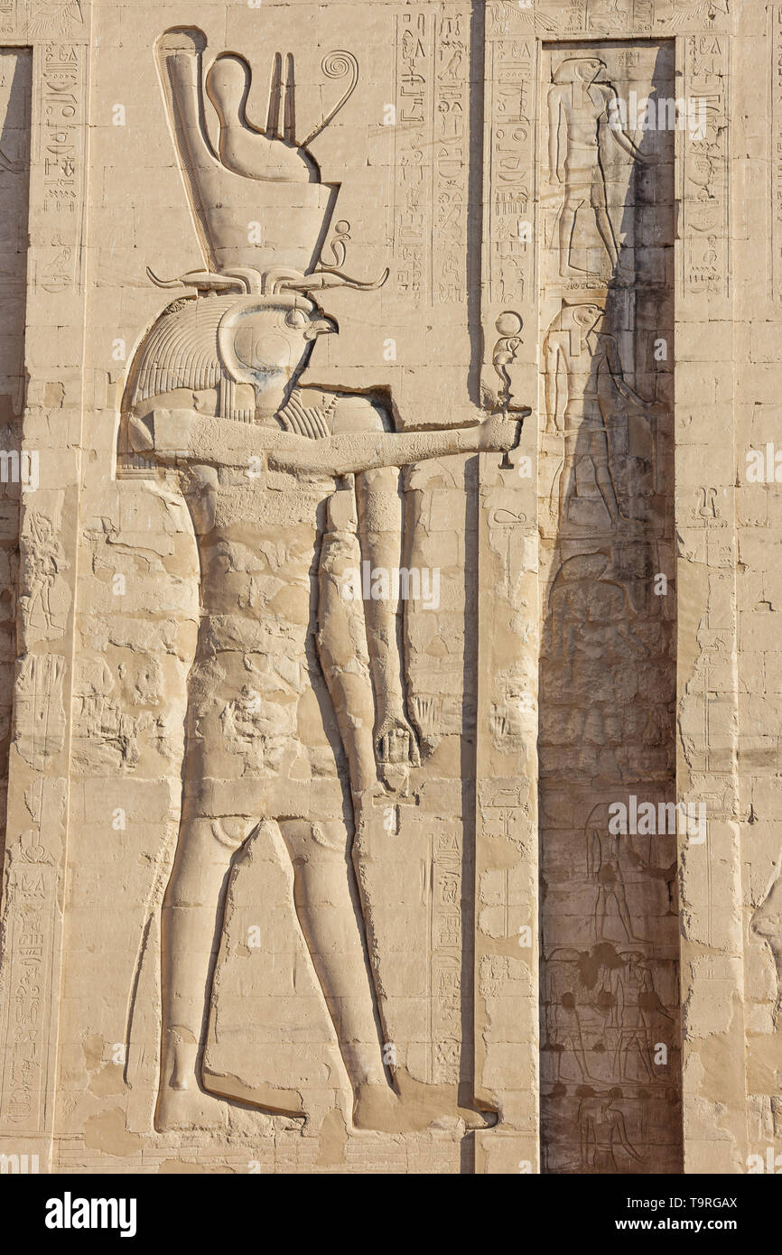 Depiction of Horus at the entrance of the temple in Edfu Stock Photo ...