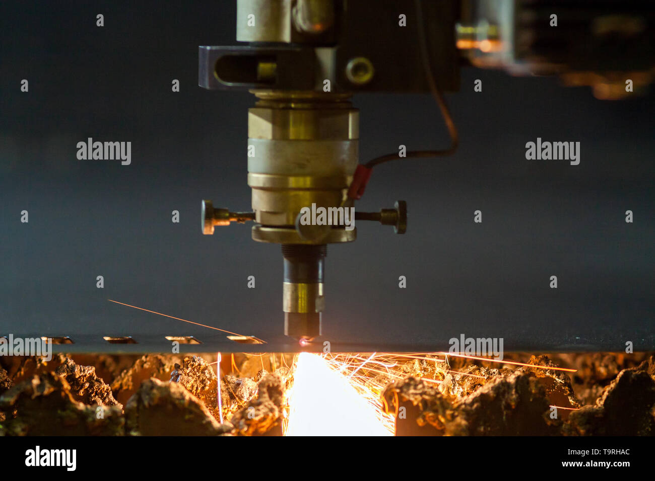 Laser cutting process Stock Photo - Alamy