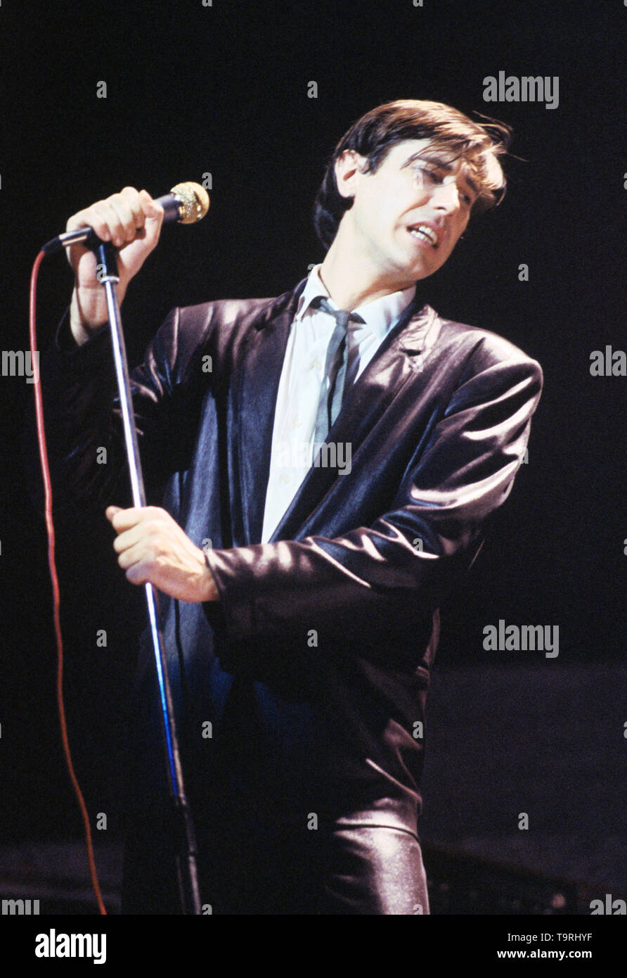 Bryan ferry roxy music hi-res stock photography and images - Alamy