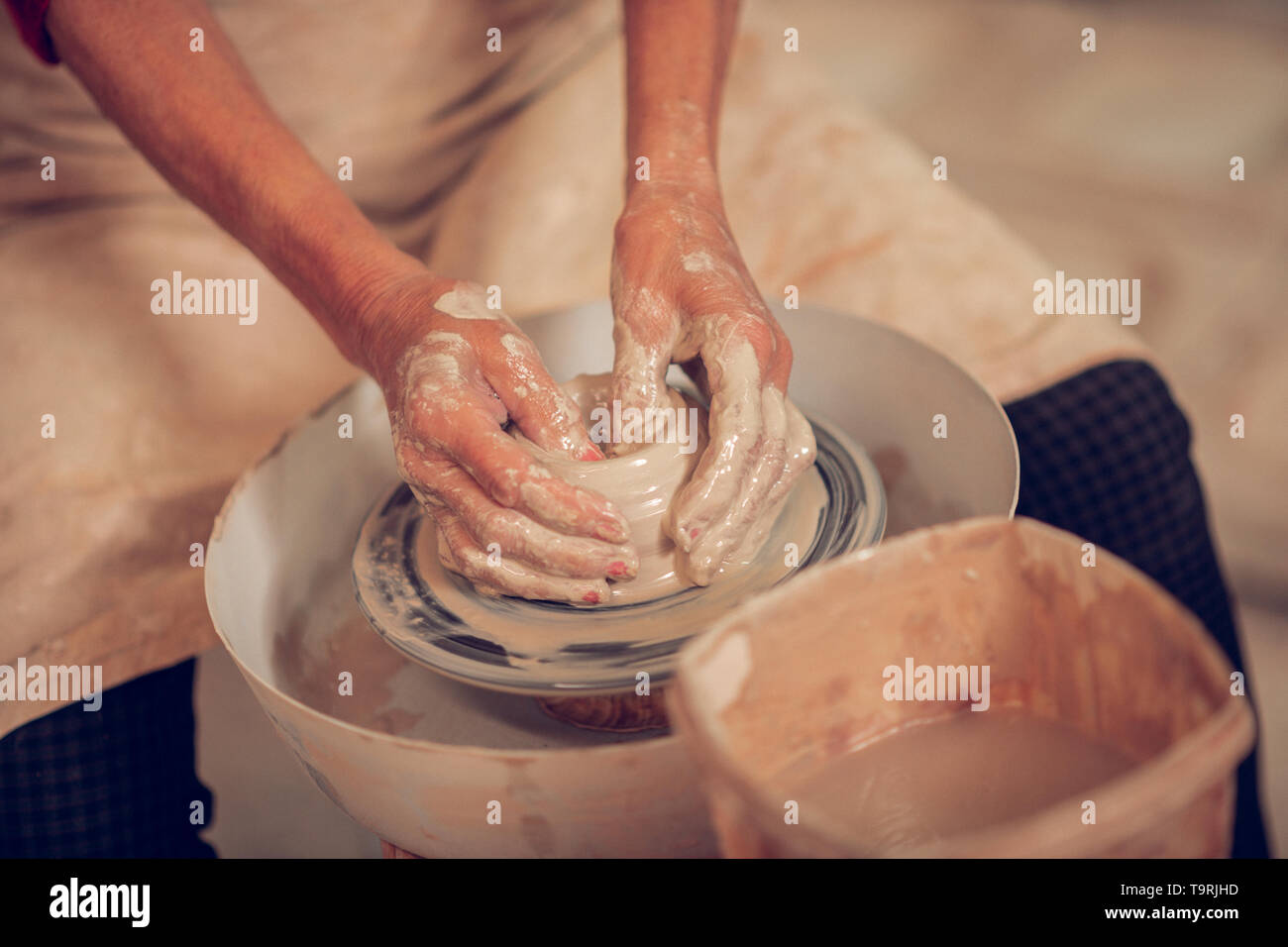 Molding process hi-res stock photography and images - Alamy