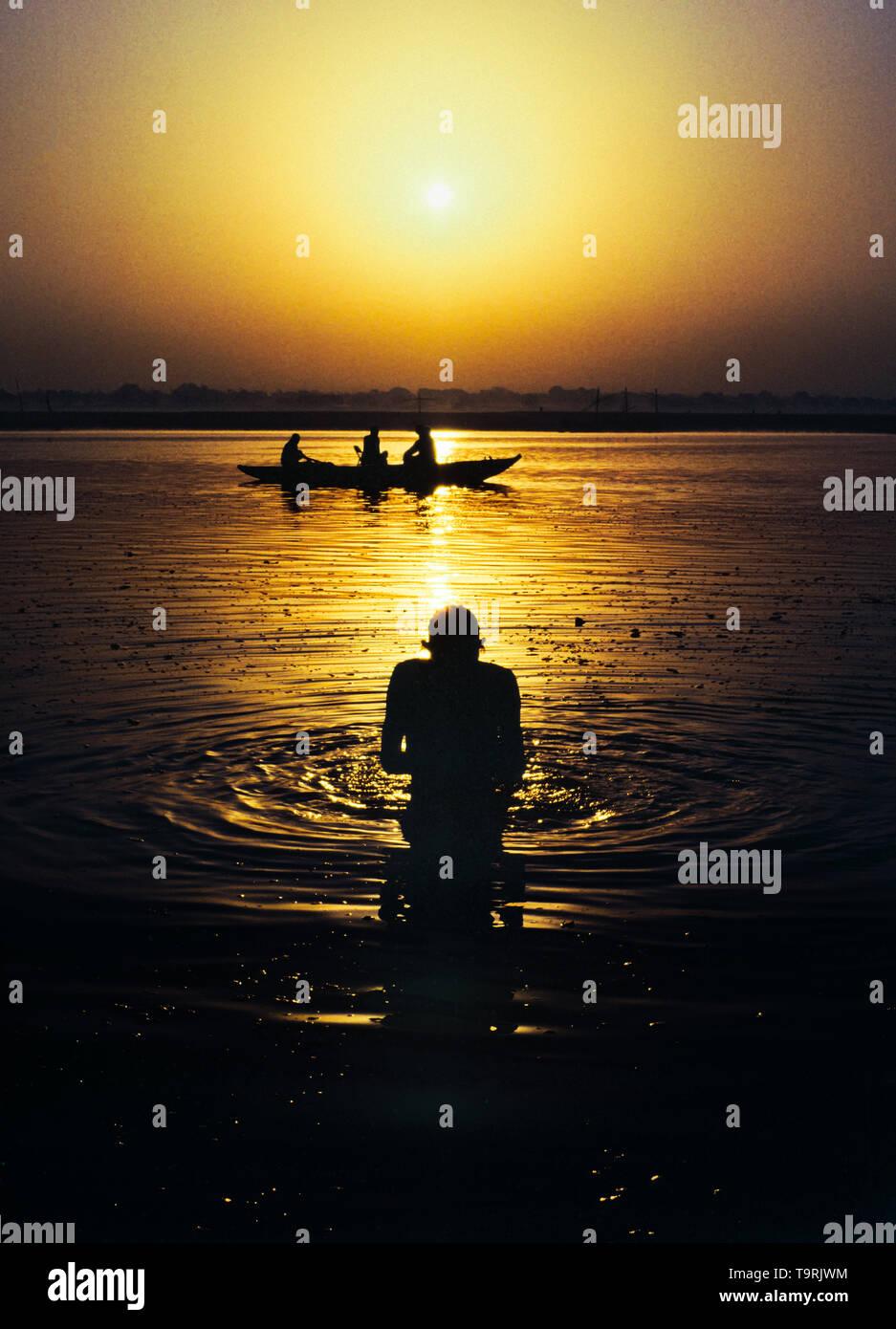 Ganges ritual sunrise hi-res stock photography and images - Alamy