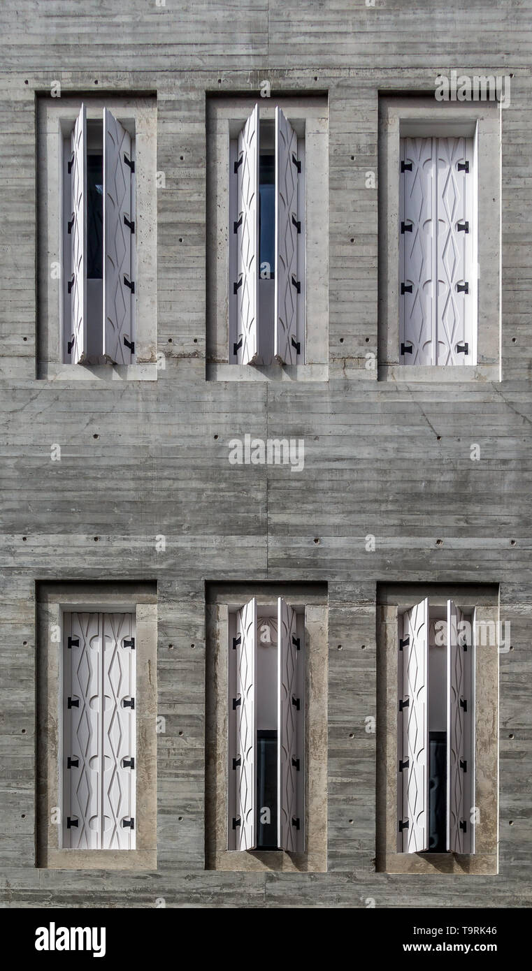 Whitewashed brutalist concrete hi-res stock photography and images - Alamy