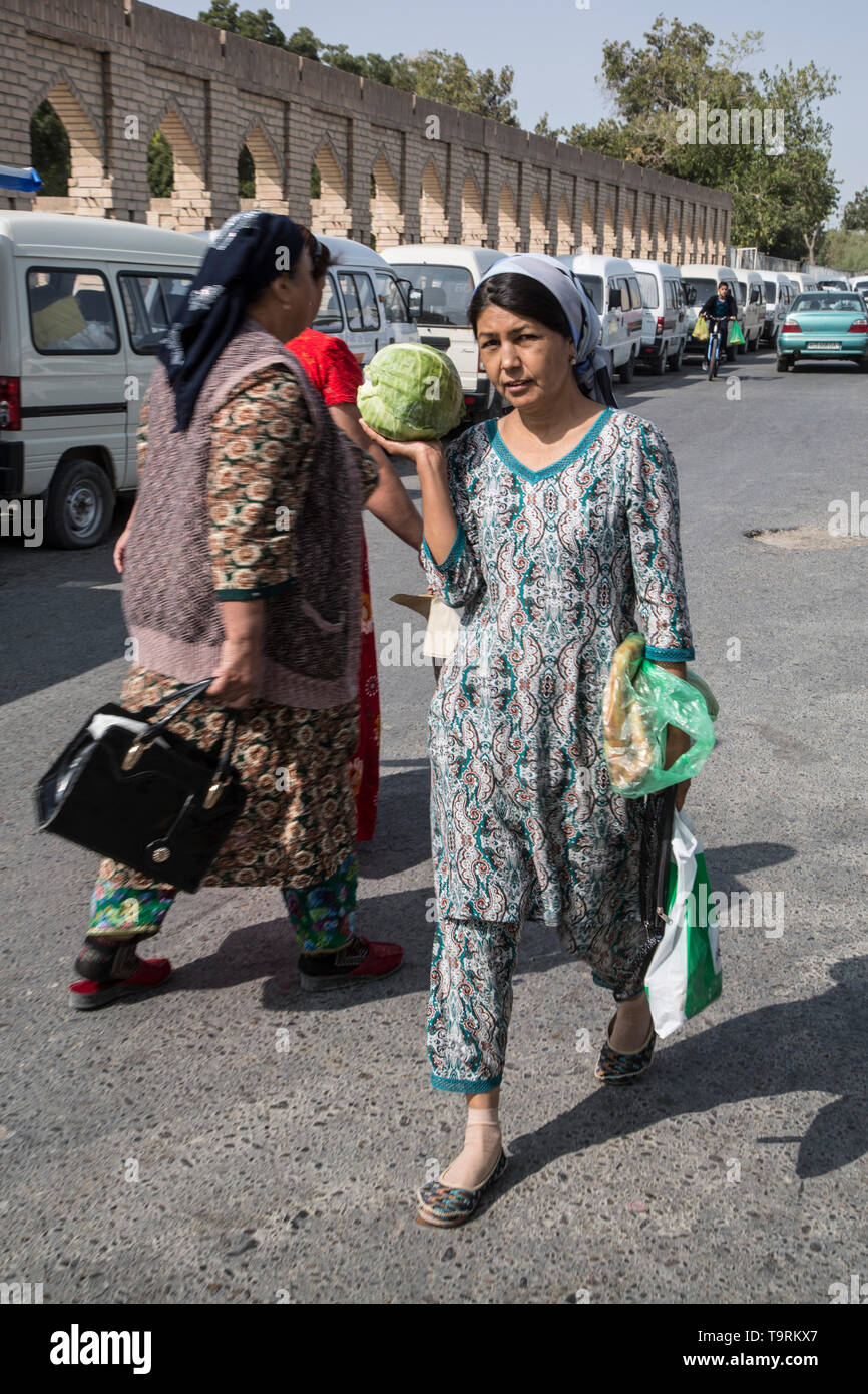 Uzbekistan melon hi-res stock photography and images - Alamy