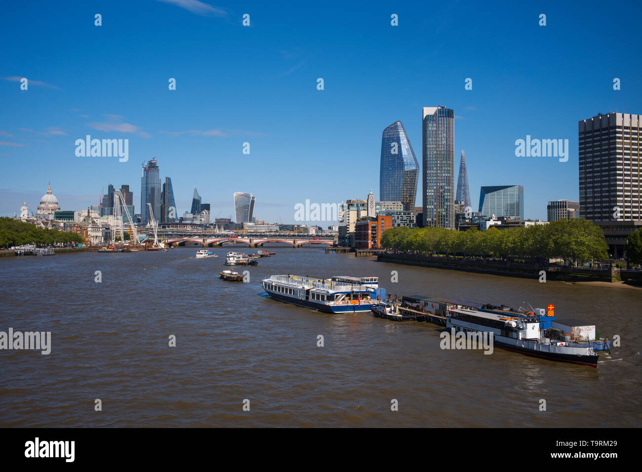 Gherkin cheese grater buildings hi-res stock photography and images - Alamy