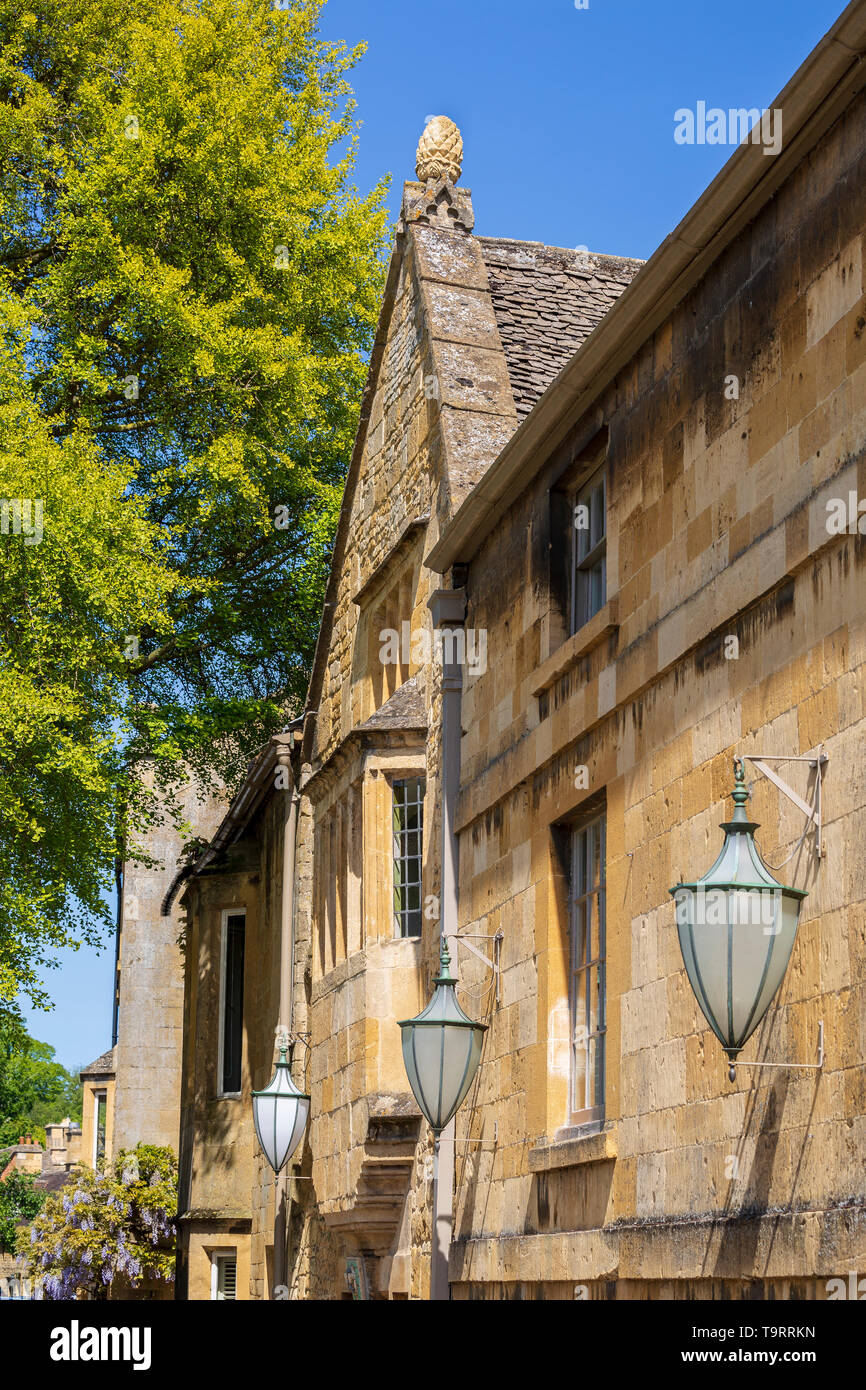 Historic Woolstapler's Hall in the High Street of Chipping Campden ...