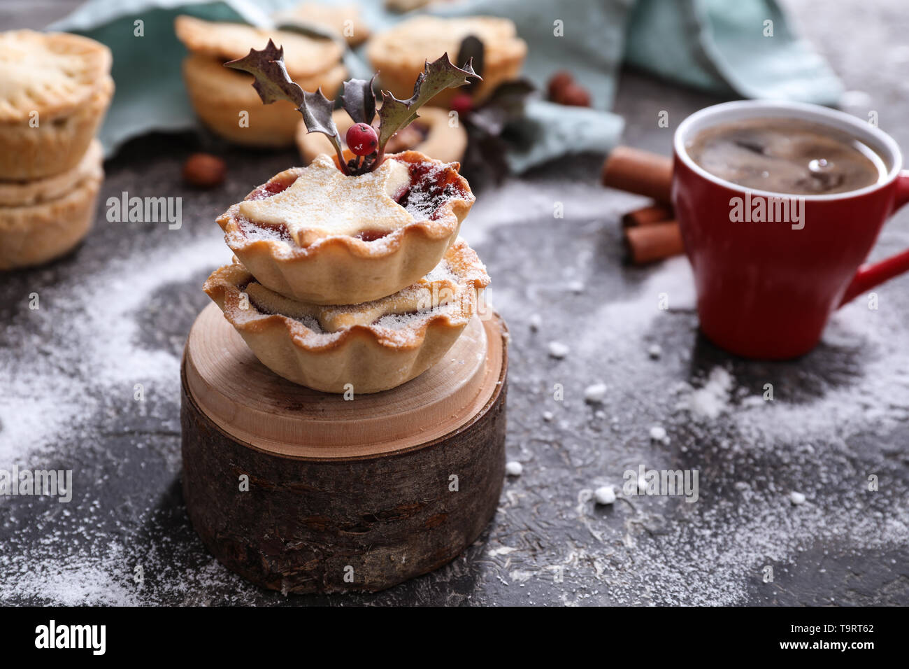 Stack of mince pies hi-res stock photography and images - Alamy