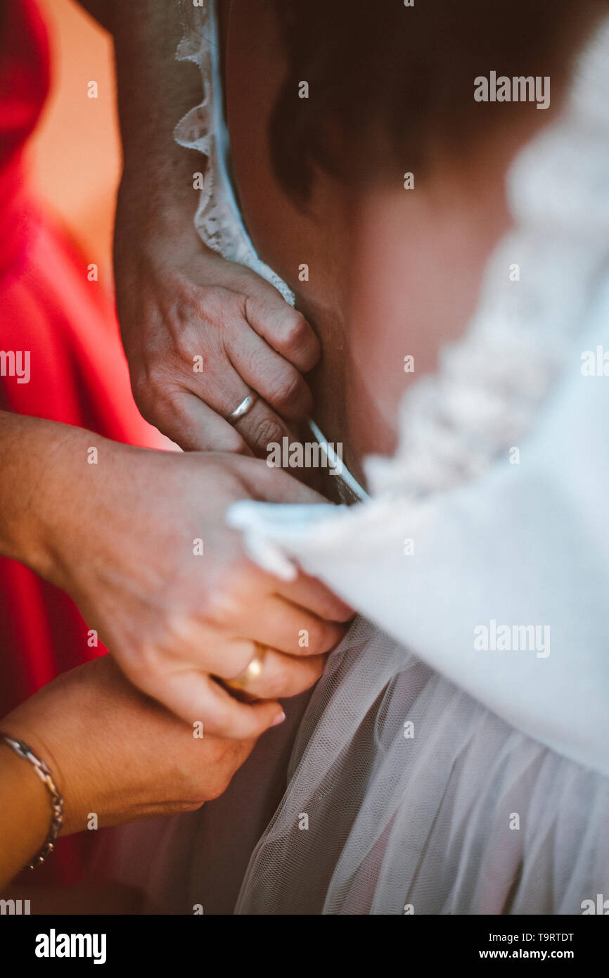 Hand fastening ceremony hi-res stock photography and images - Alamy