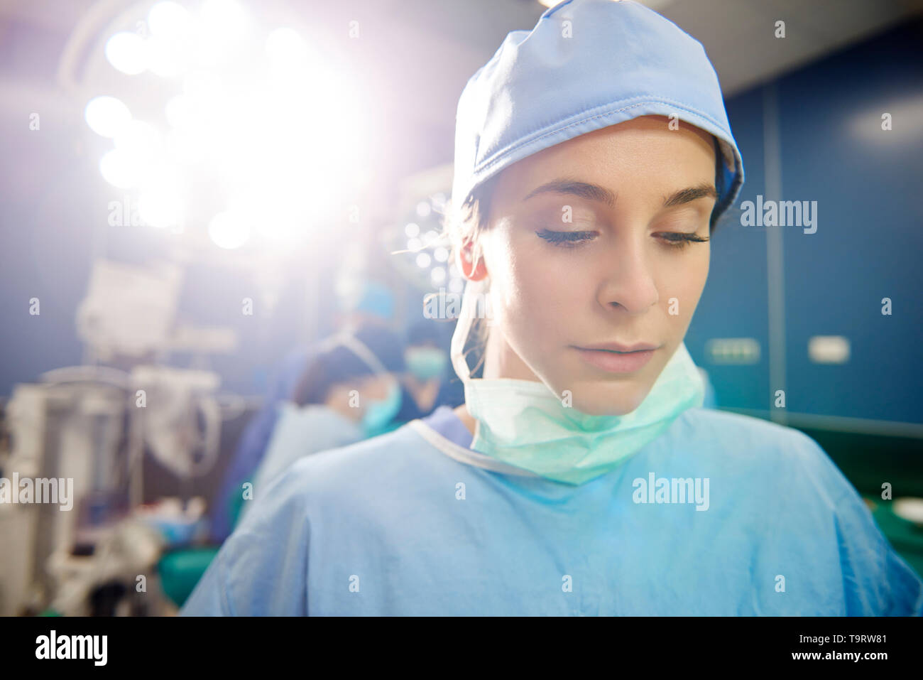 Worried and disappointment surgeon in operating room Stock Photo - Alamy