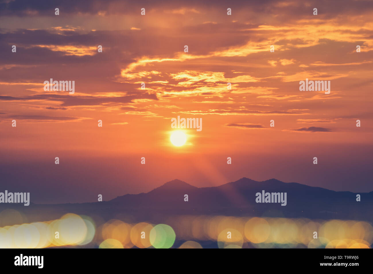Shiny sunrise hi-res stock photography and images - Alamy