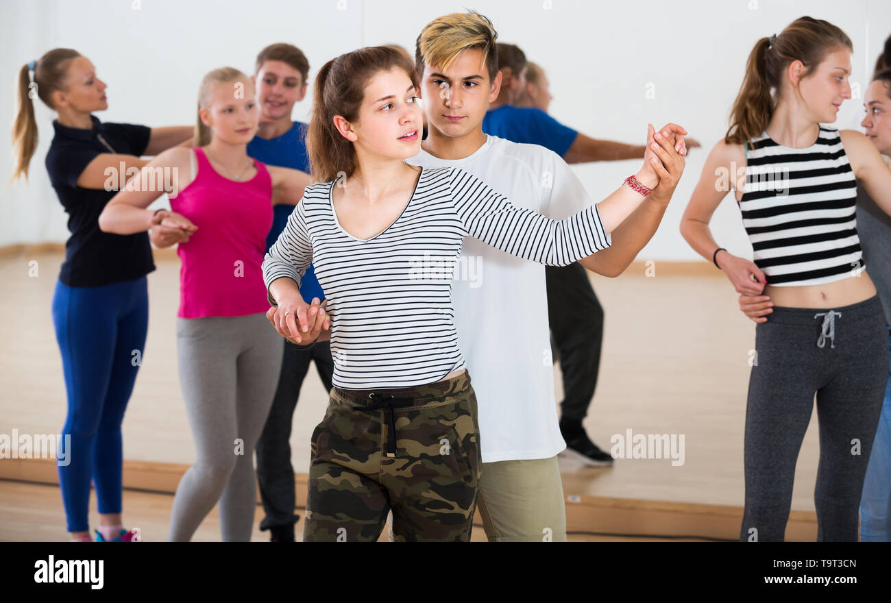 Greek group dance children hi-res stock photography and images - Alamy
