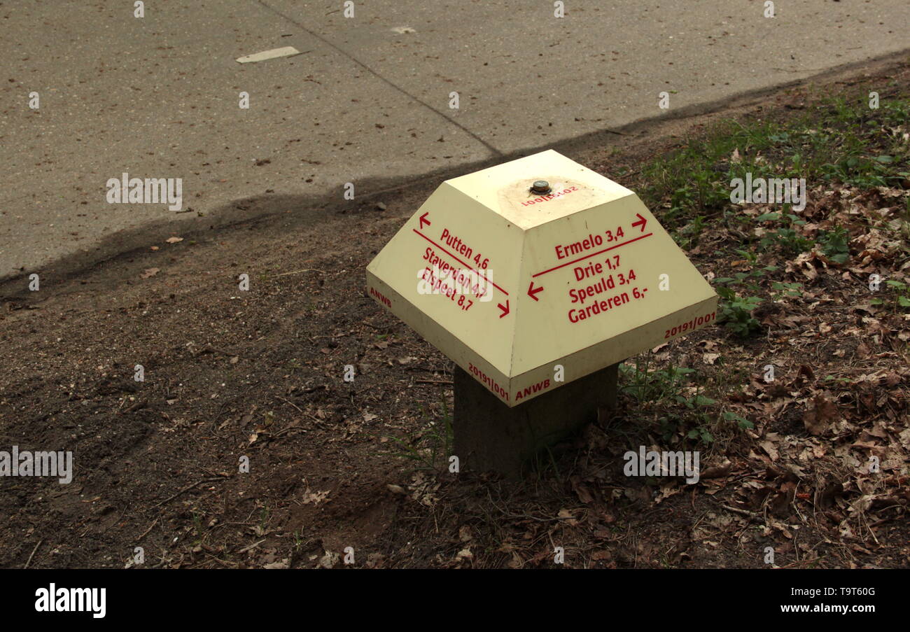Dutch sign for bicyclists Stock Photo - Alamy
