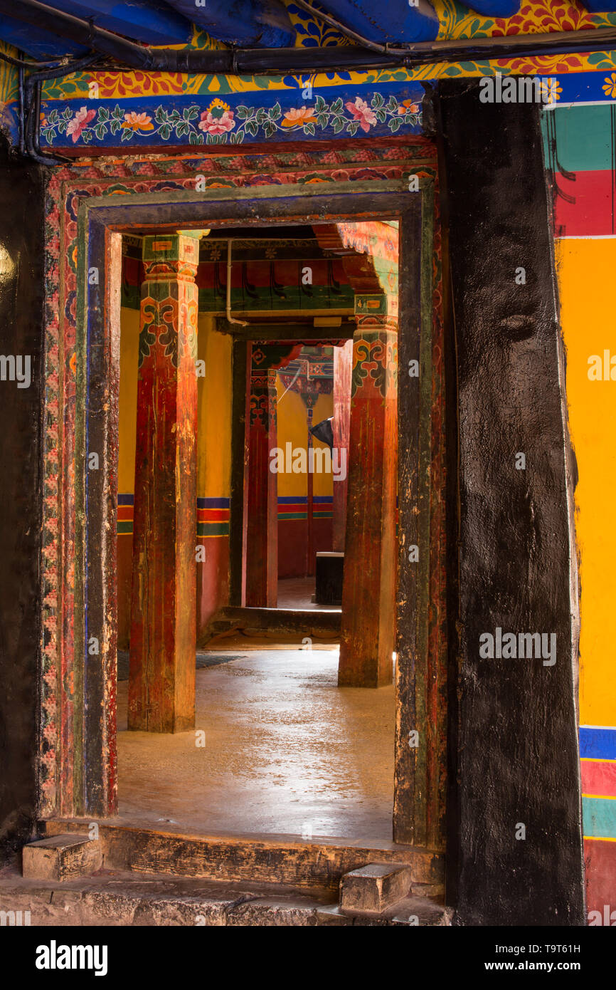 Potala palace interior hi-res stock photography and images - Alamy